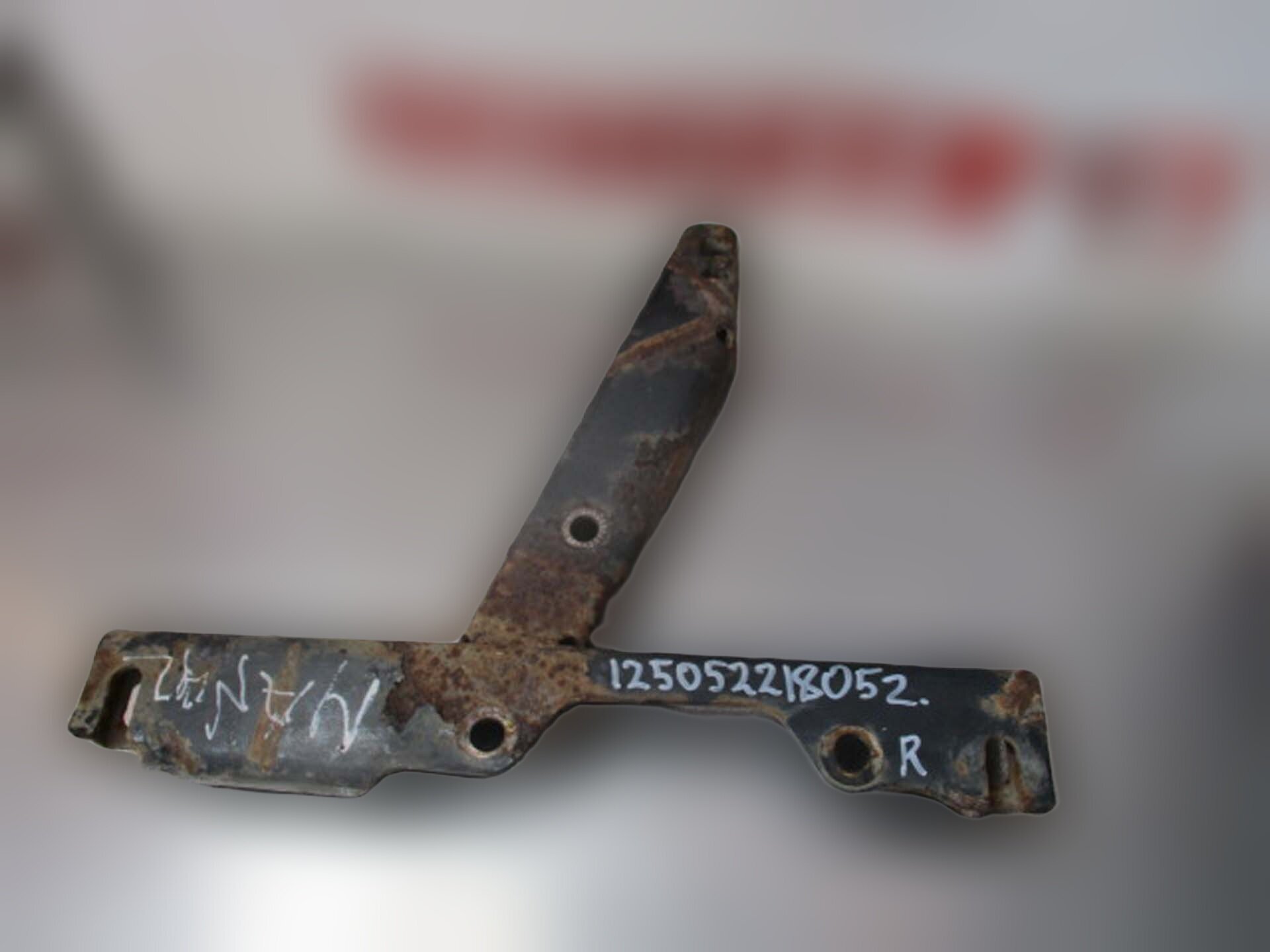 Кронштейн переднего бампера правый MAN TGA