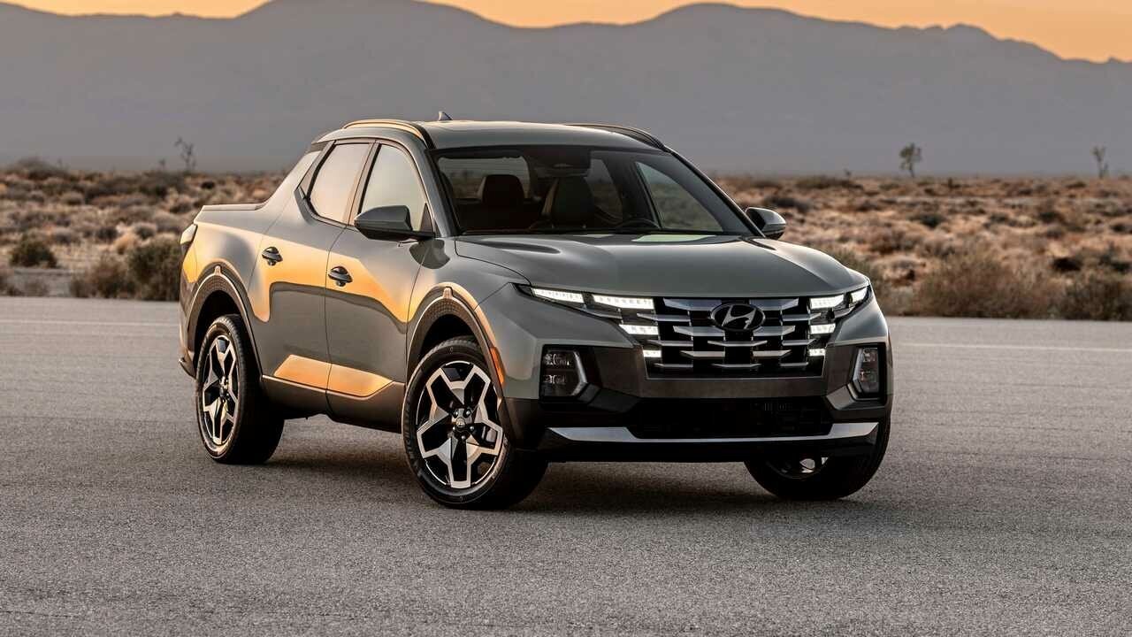 Картина на холсте 110x60 LinxOne "2022 Cruz Hyundai Santa" интерьерная для дома / на стену / на кухню / с подрамником