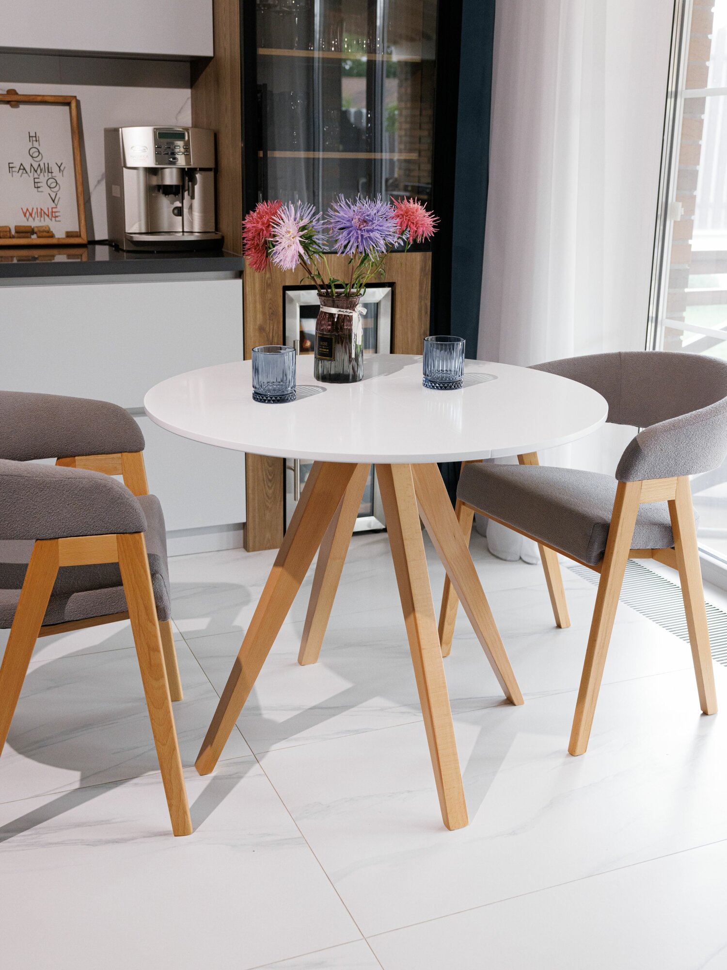 Стол обеденный круглый для дома раздвижной 90х90 см. Белая столешница, ножки массив