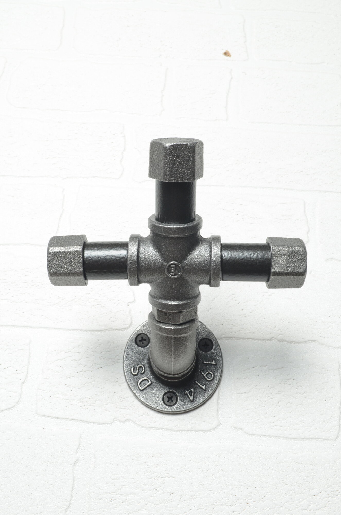 Крючок вешалка, Tricky Pipe, трехрожковый, настенный в стиле лофт из труб