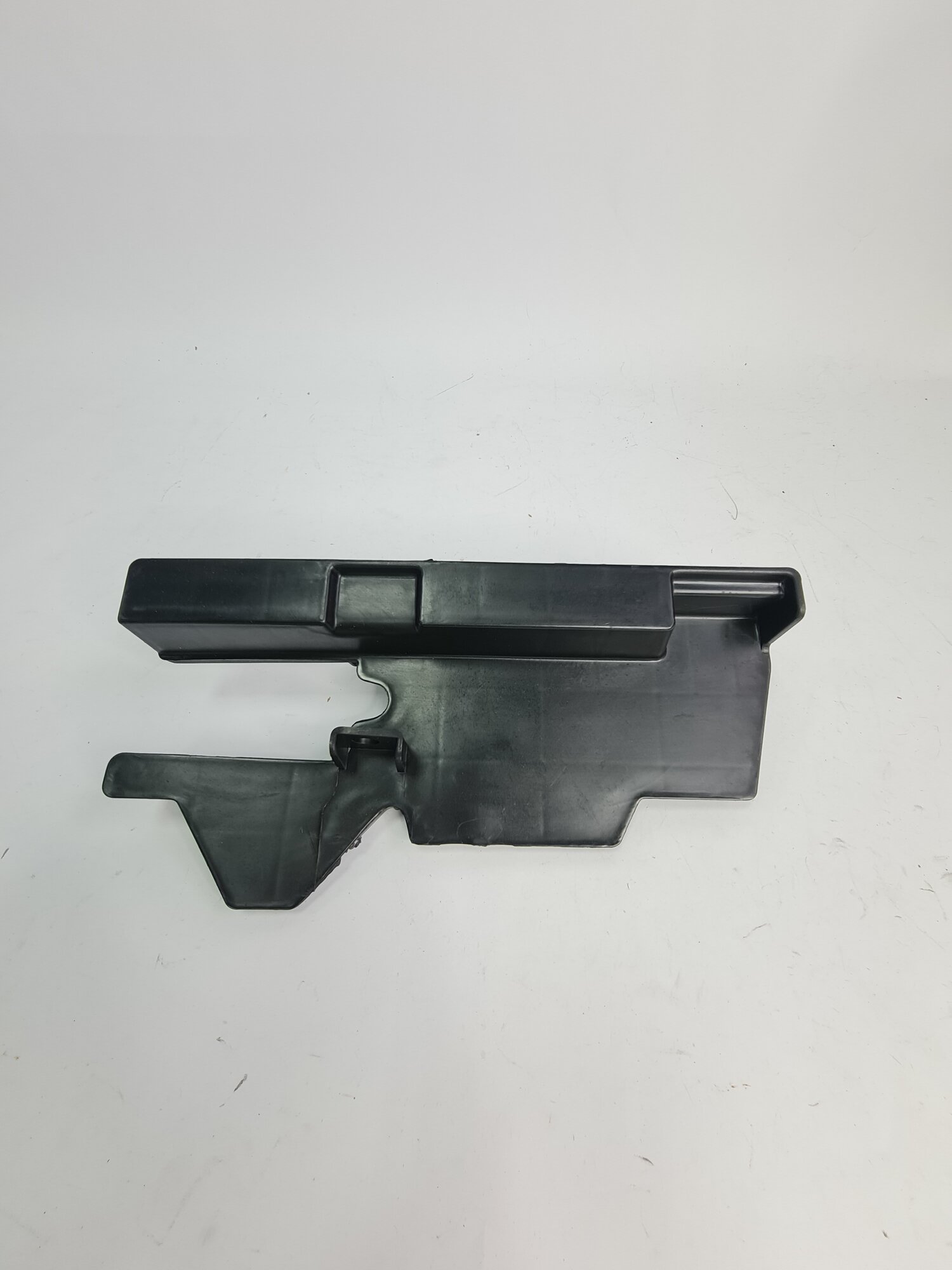 Дефлектор радиатора левый верхний Changan CS35Plus — арт. S111F2713070400