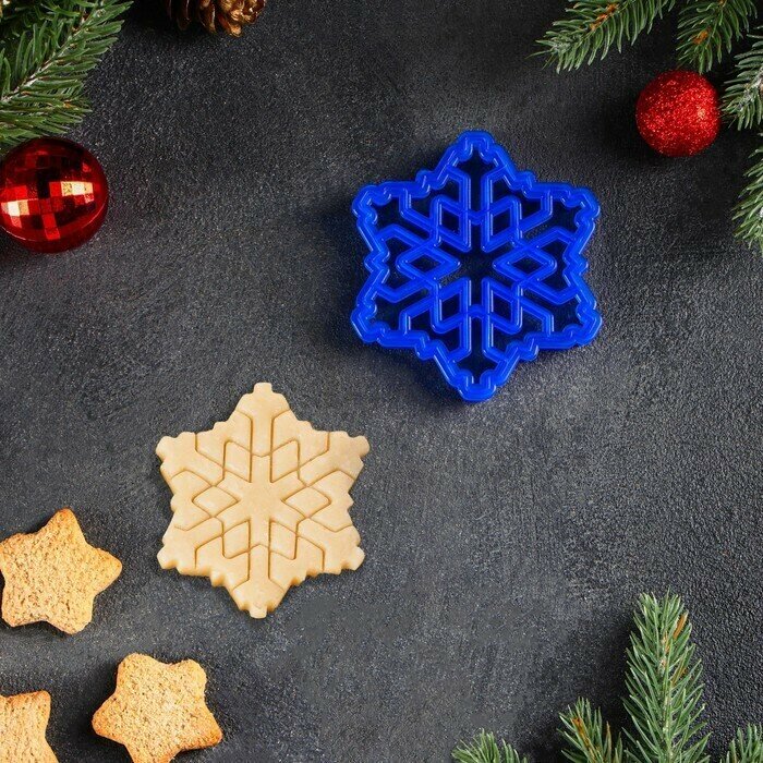 !09 Форма для вырезки теста «Снежинка», 9×9 см