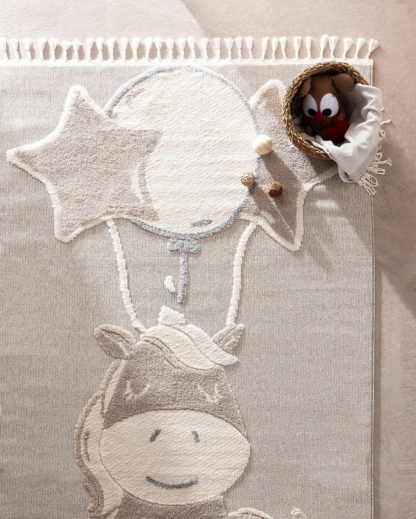 Ковер на пол в детскую комнату. Состав:100% Полипропилен. Размер:160X230CM. Цвет: Бежевый/CELISE