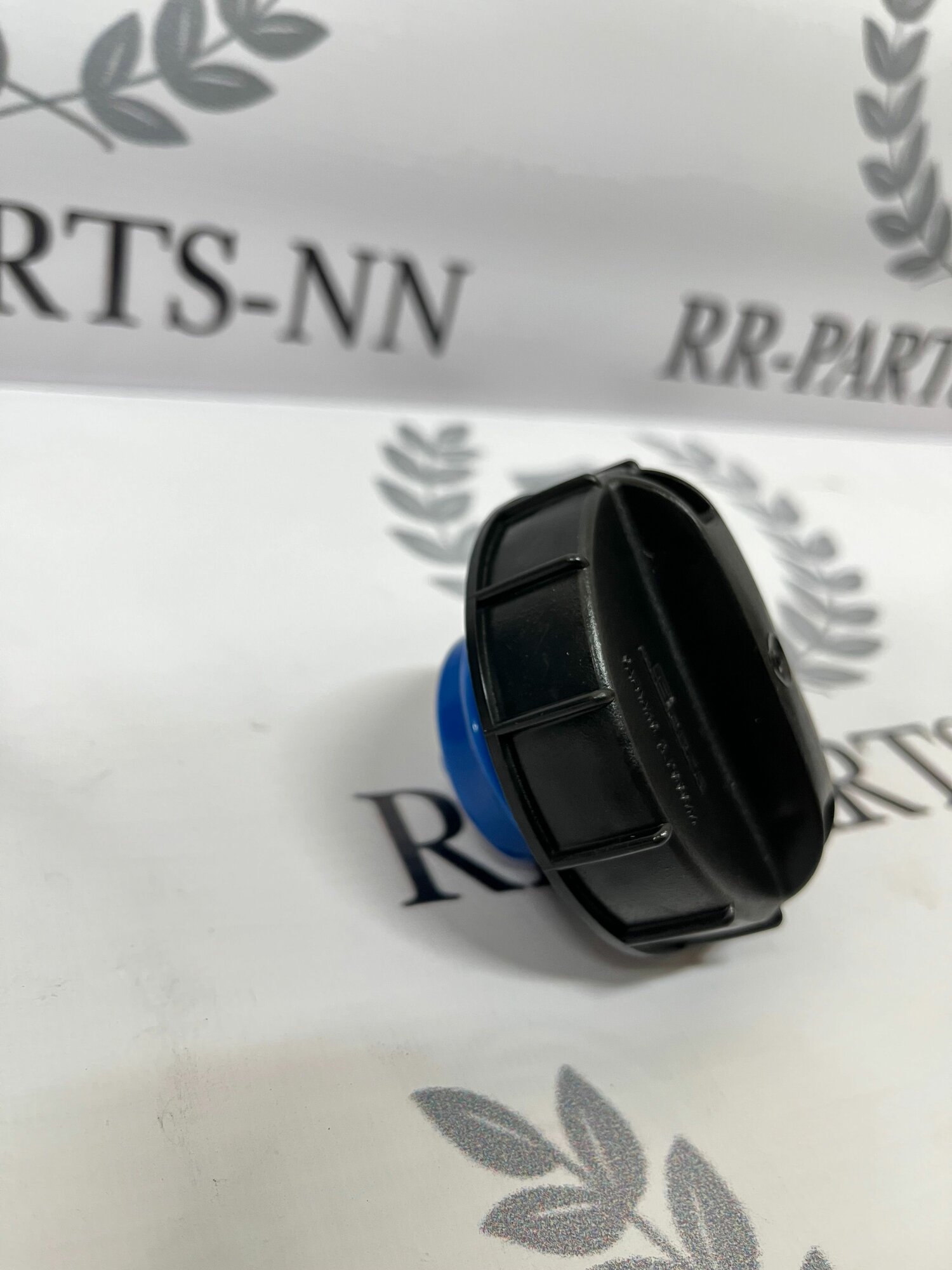 Крышка топливного бака Г 31105, 3302 Г-ель Евро-2, с погружным насосом (синий)