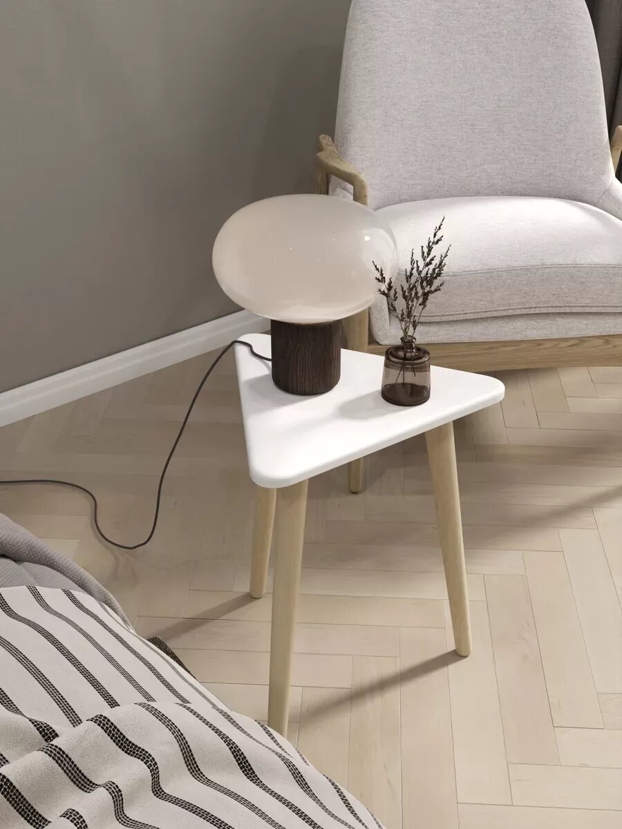 Столик журнальный треугольный, от производителя