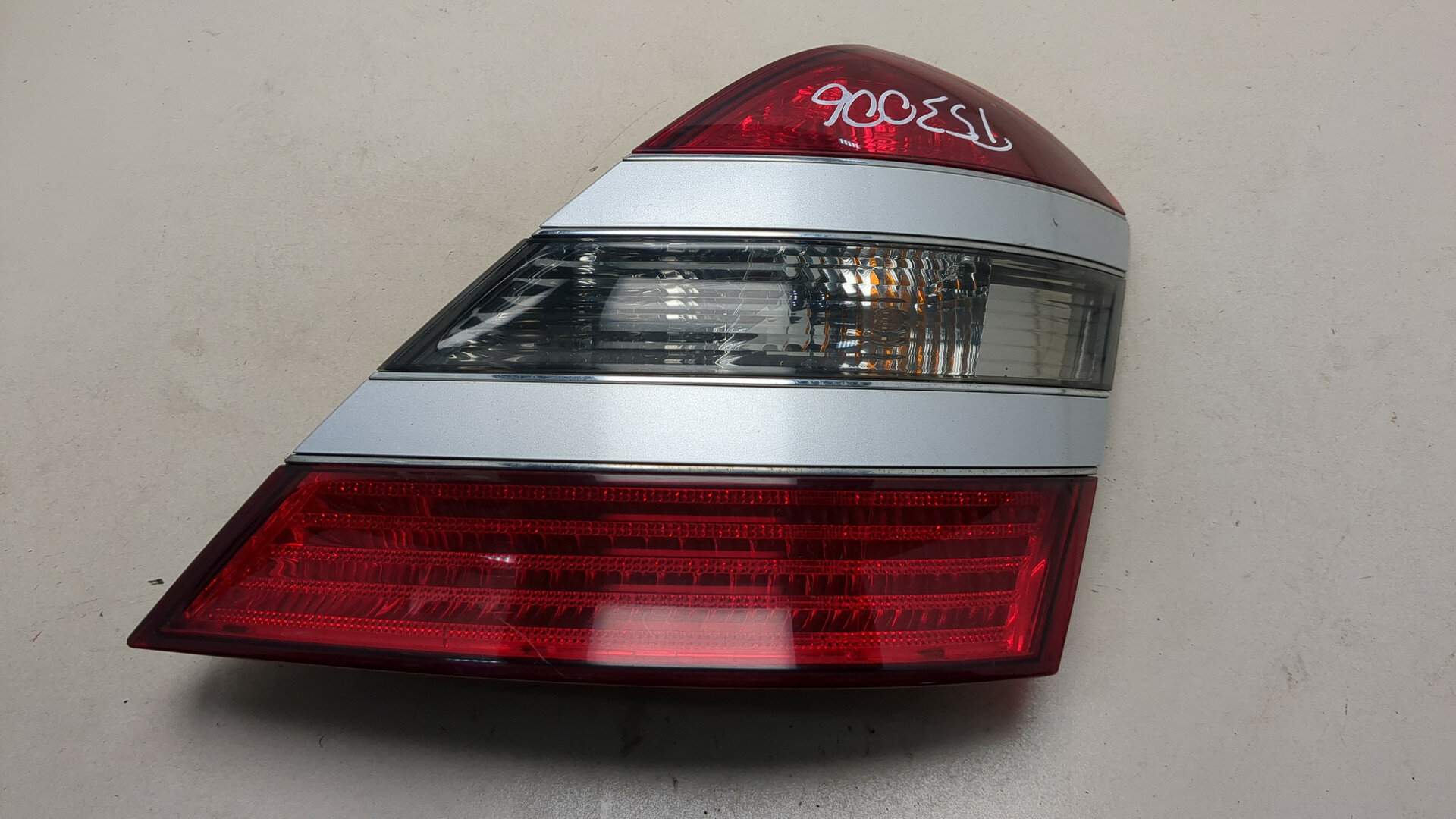 Фонарь (задний) правый Mercedes S W221 Б/У