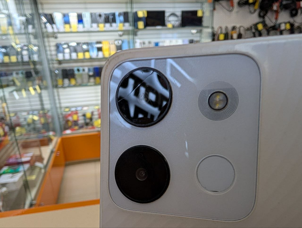 Смартфон INFINIX Smart 7 4/64 ГБ белый