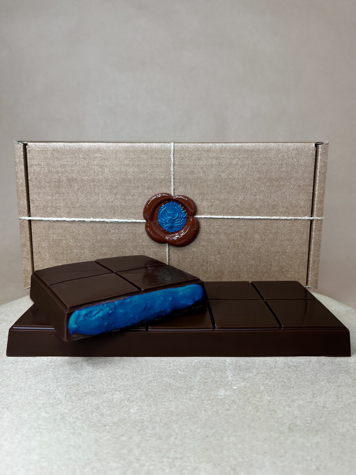 Веганский горький шоколад с голубой спирулиной Vegan Mix 200 гр