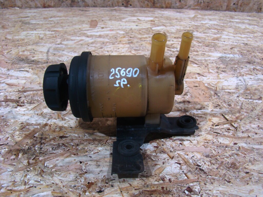 KIA Sportage 2 Бачок гидроусилителя 571502E000