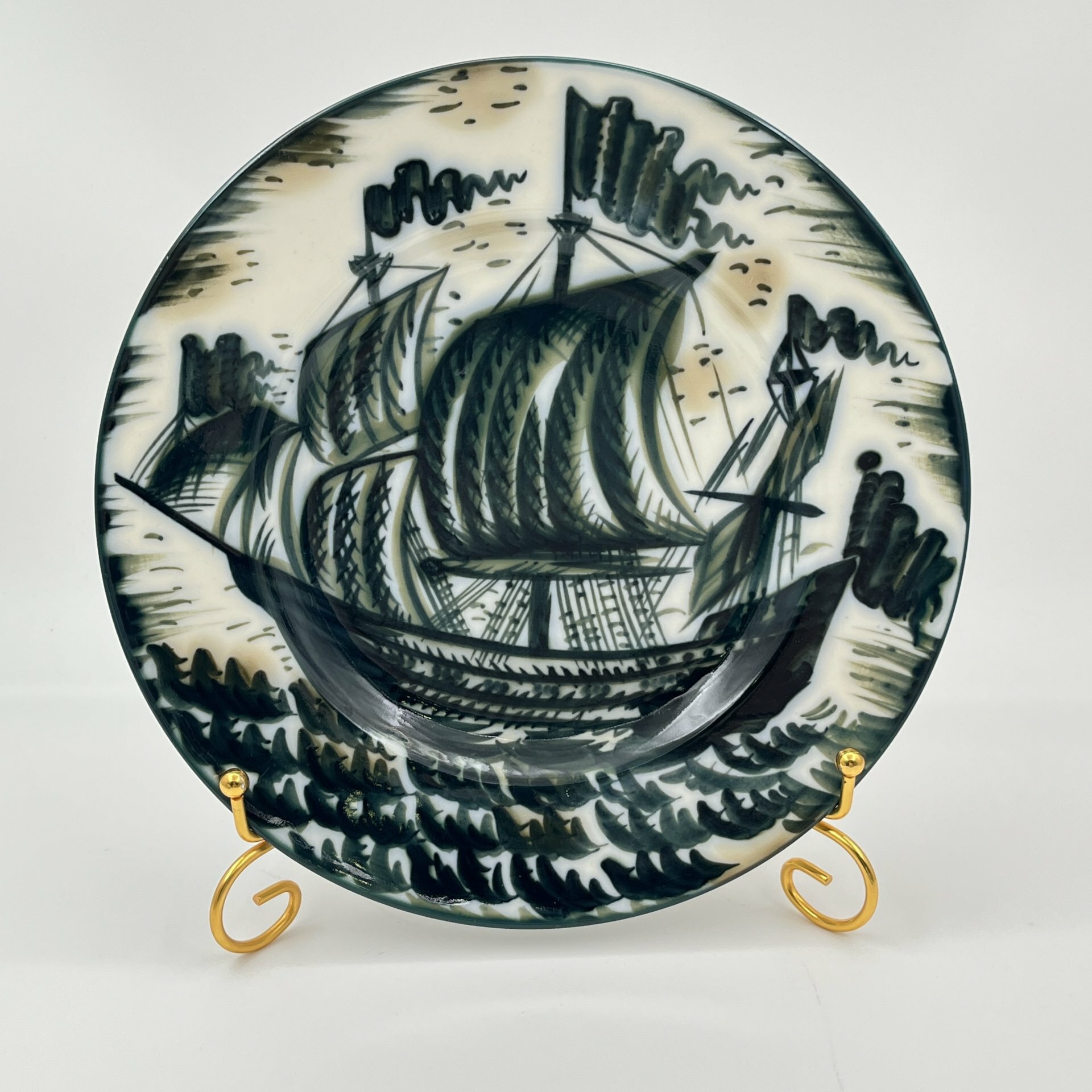 Тарелка декоративная "Корабль", автор В. М. Городецкий, фарфор, роспись