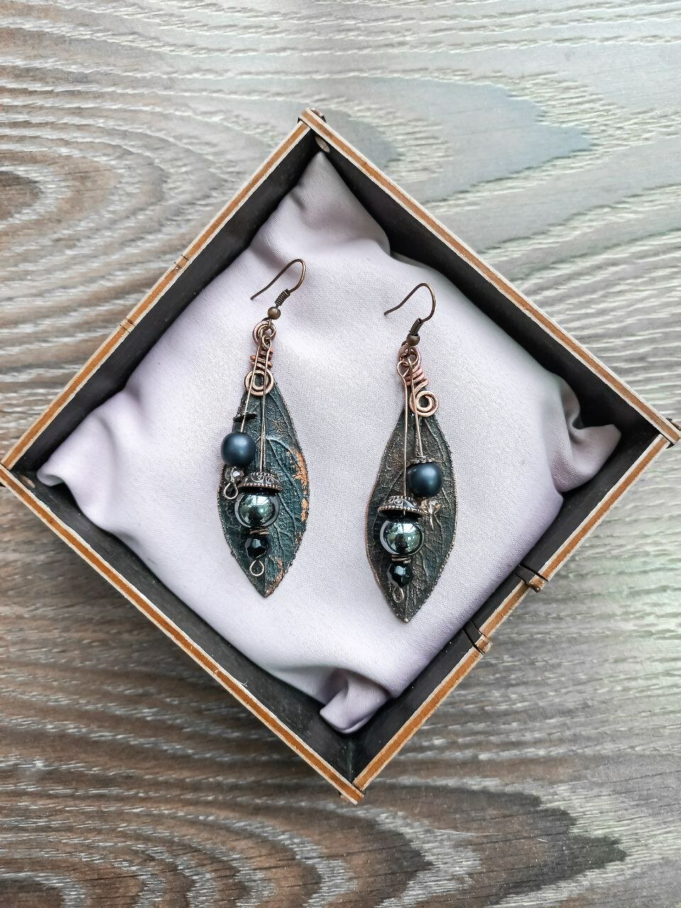 Серьги, искусственный камень