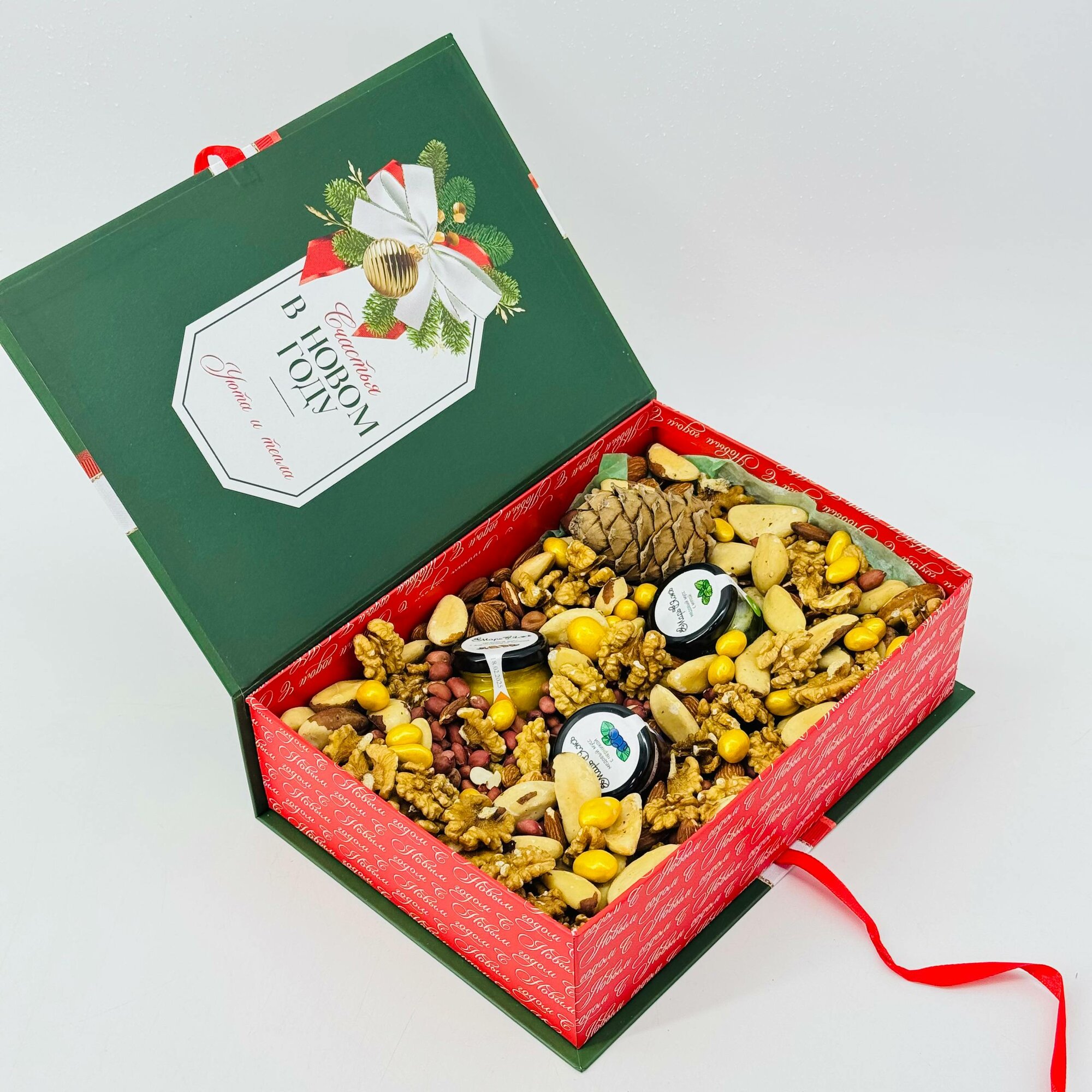 Новогодний бокс книга со сладостями и орехами