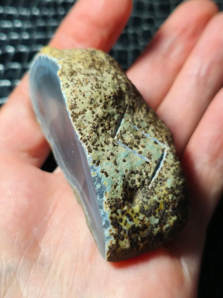 Агат камень для декора, с руной завершенности, ручная работа