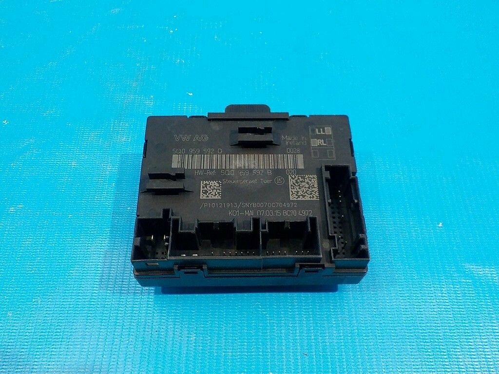 Блок комфорта двери передней правой Audi A3 (8V) 2013-2020 5Q0959592B - Б/У