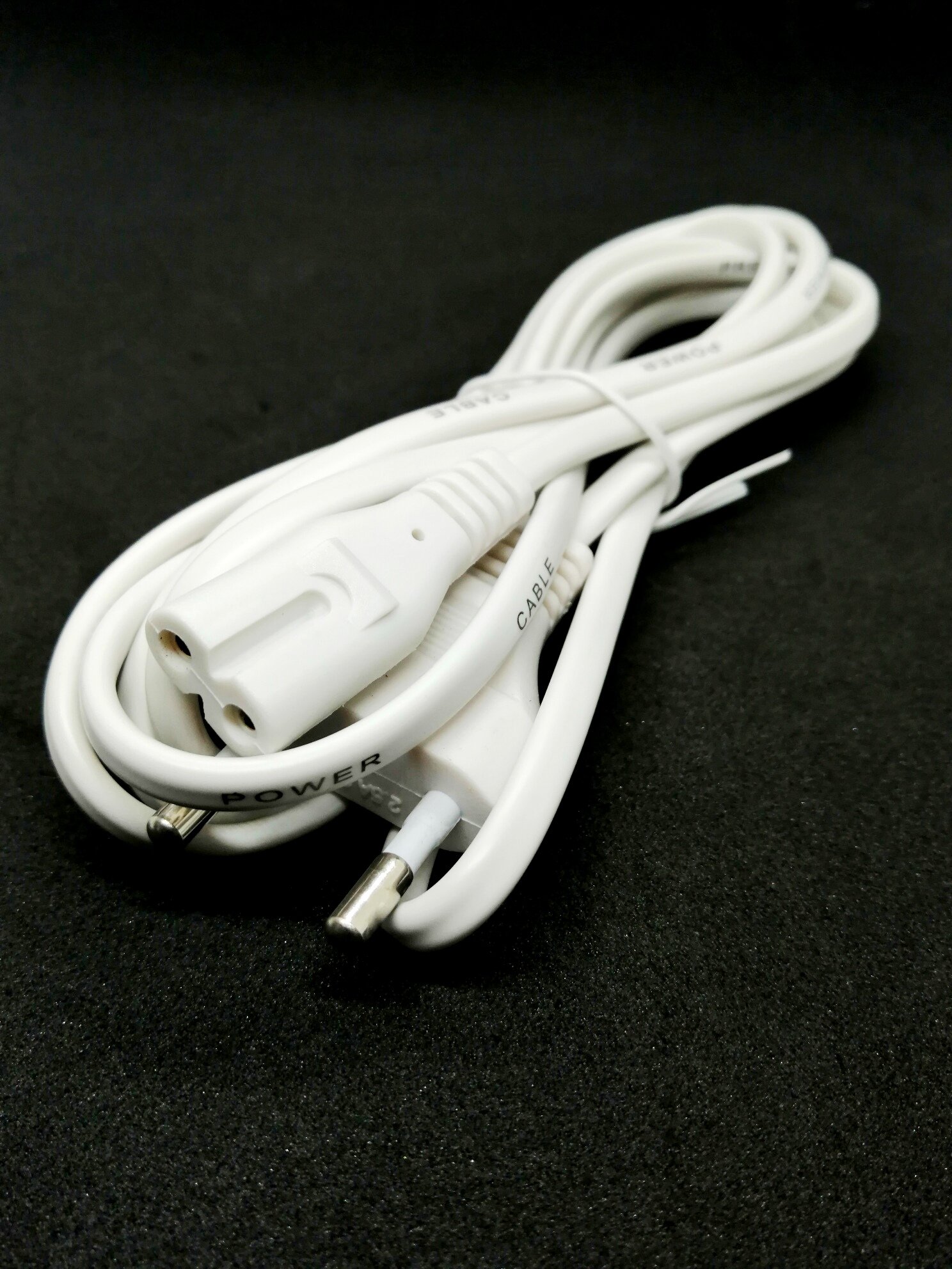 Шнур сетевой 220V (C7 восьмерка) 1,8м 2*0,75мм белый