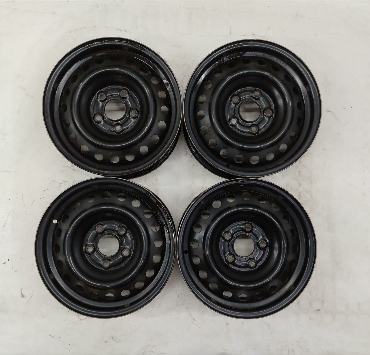 Колесные диски Штампованные 15x6 PCD 5x114.3 D64.1 ET45 (Реплика)