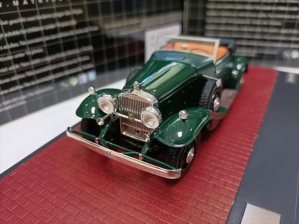 Maisto Matrix 1:43 Stutz Dv32 Bearcat 1932 зелёный
