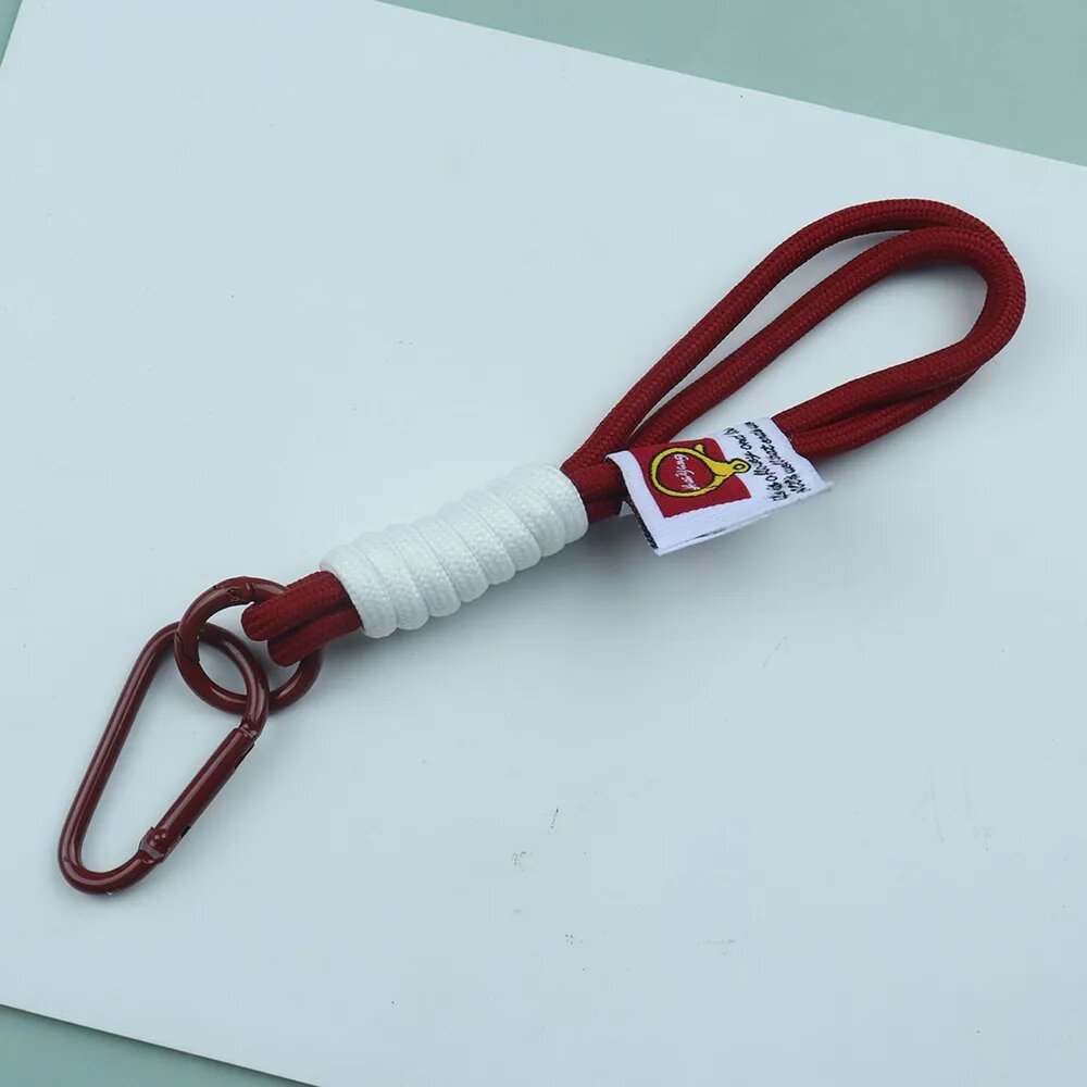 Брелок-веревка с переливающейся тесьмой