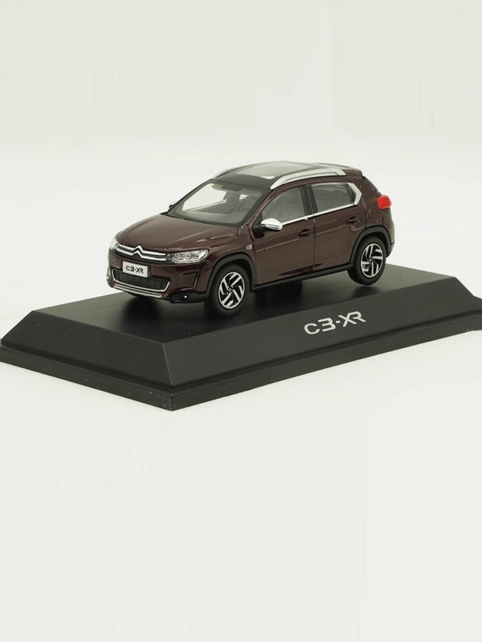 Легкосплавная модель автомобиля Citroen C3-XR 1/43 коричневого цвета