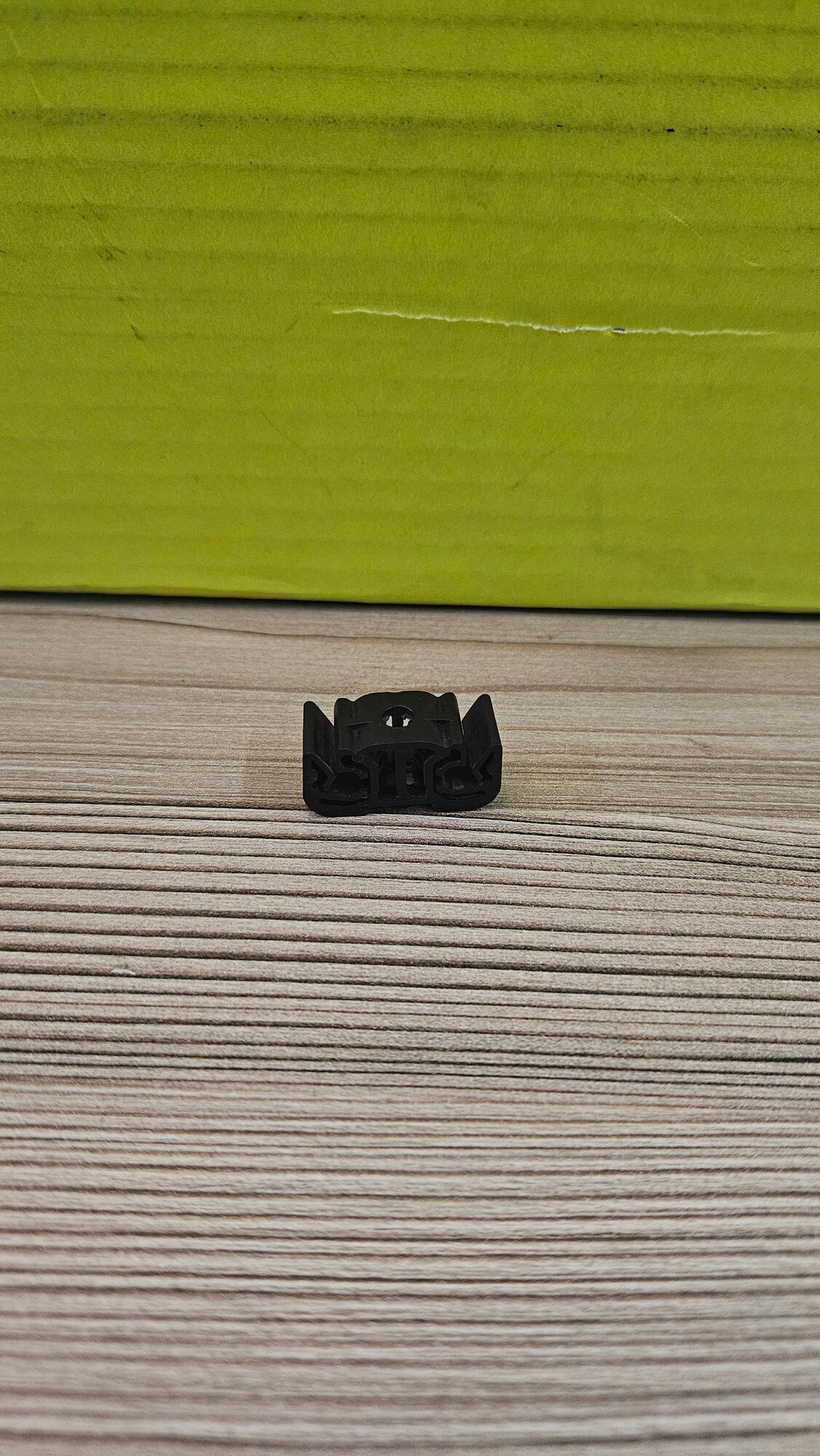 Кронштейн тормозной трубки Vag Skoda Porsche Audi Volkswagen Seat