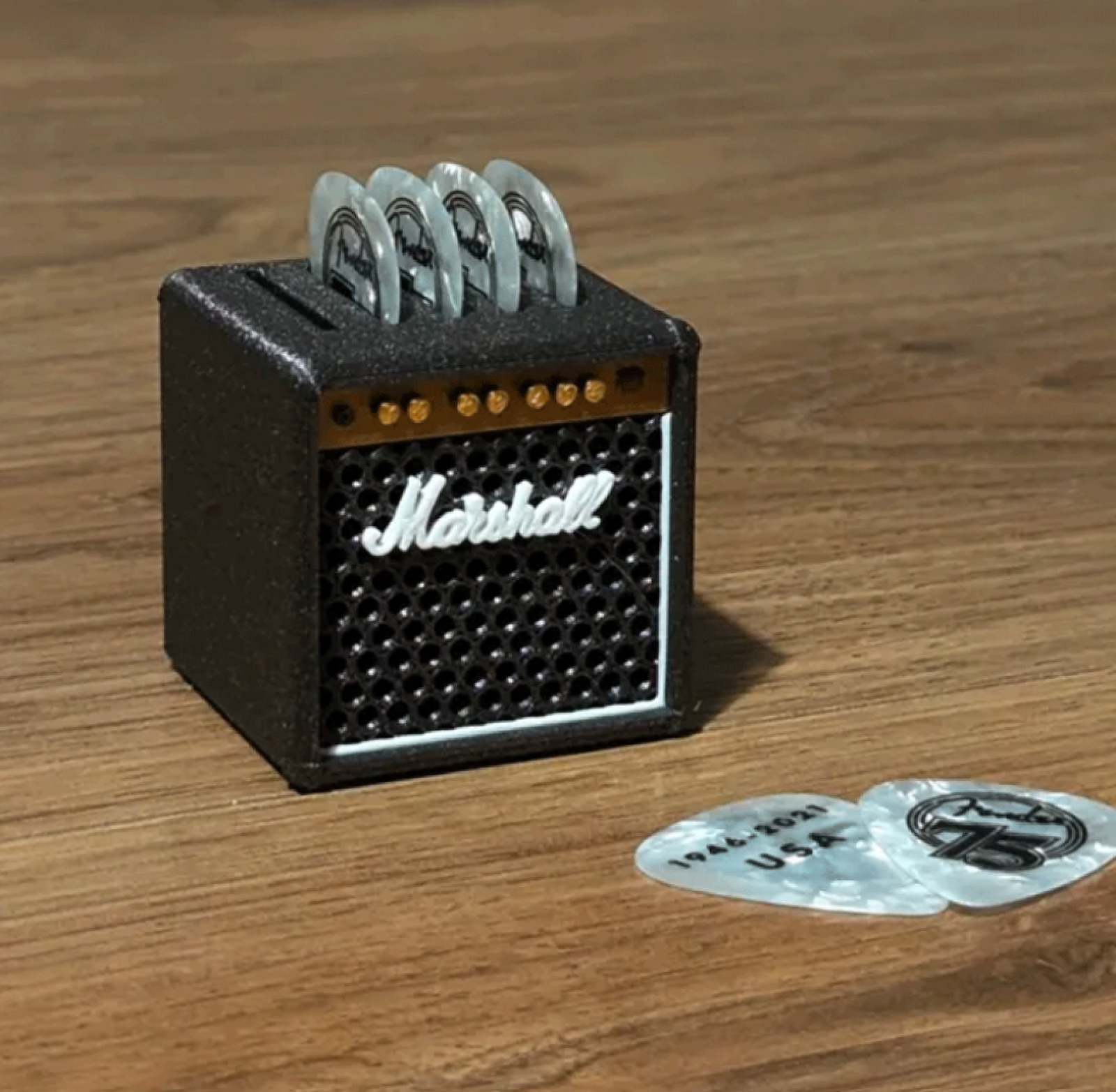 Держатель для медиаторов MyPads Y591319 на 5 штук в виде колонки, черный