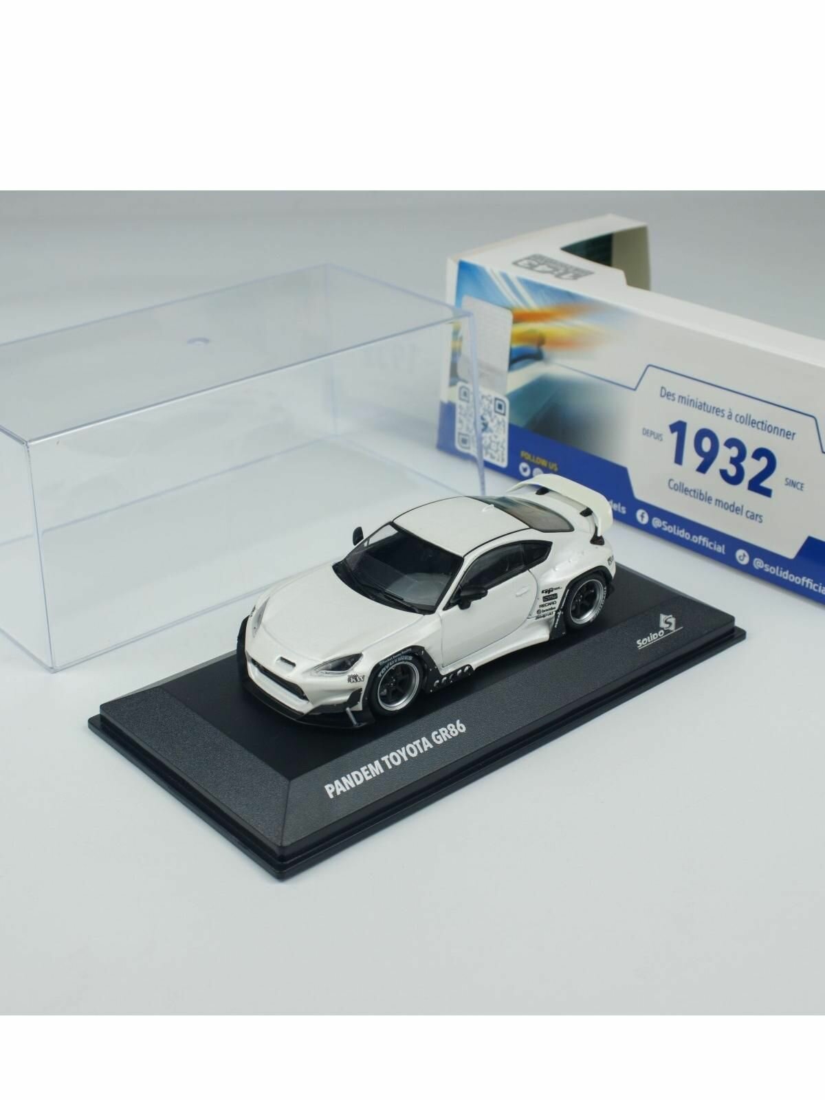 Машинка Solido 1/43 NISSAN 400Z ROCKET BUNNY RED 2022 S4315501 Die-cast Alloy Car Model Gift