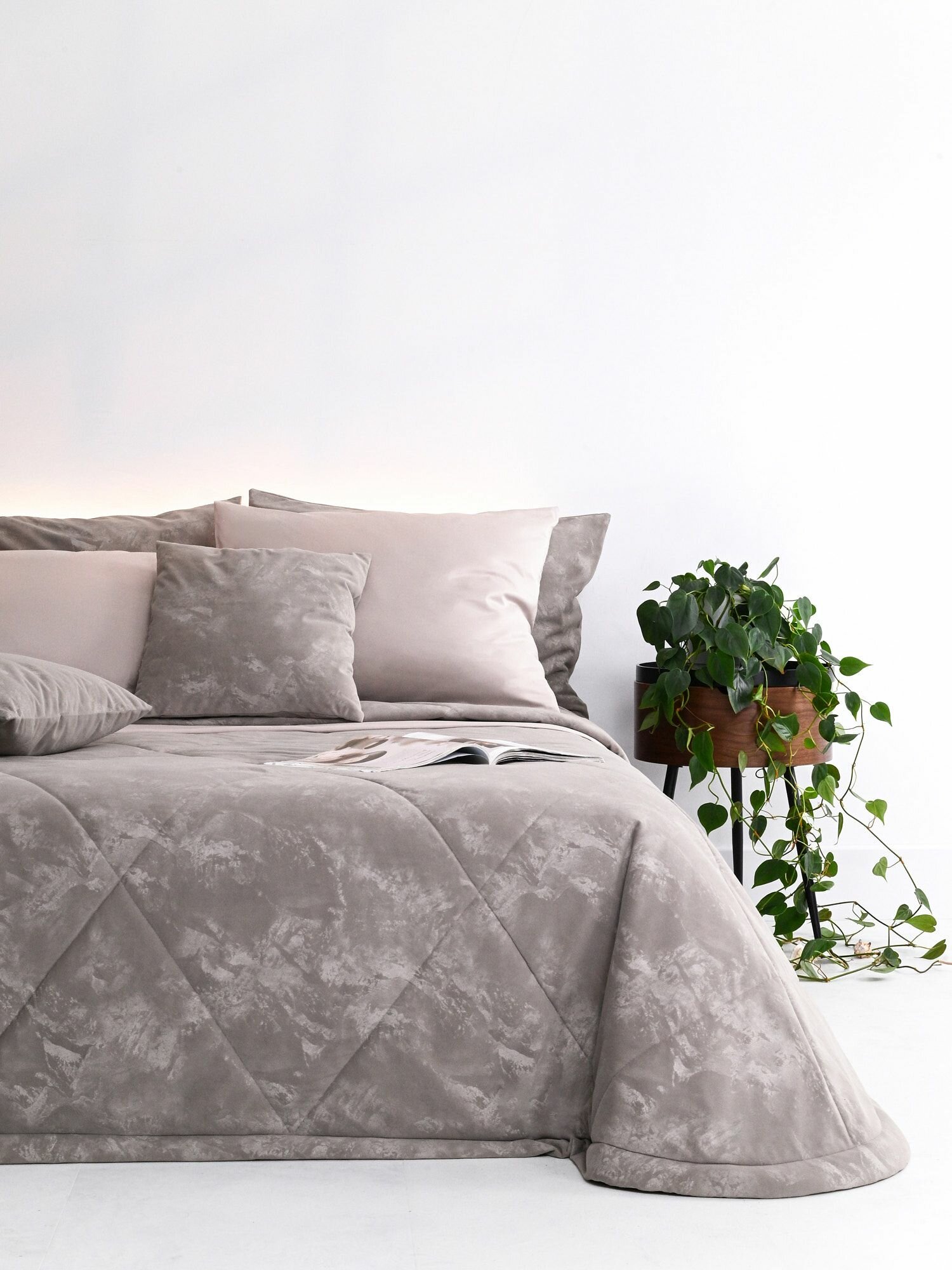 Покрывало на кровать "Галатея", Evrika Home, стеганое , бархат,240х260 см
