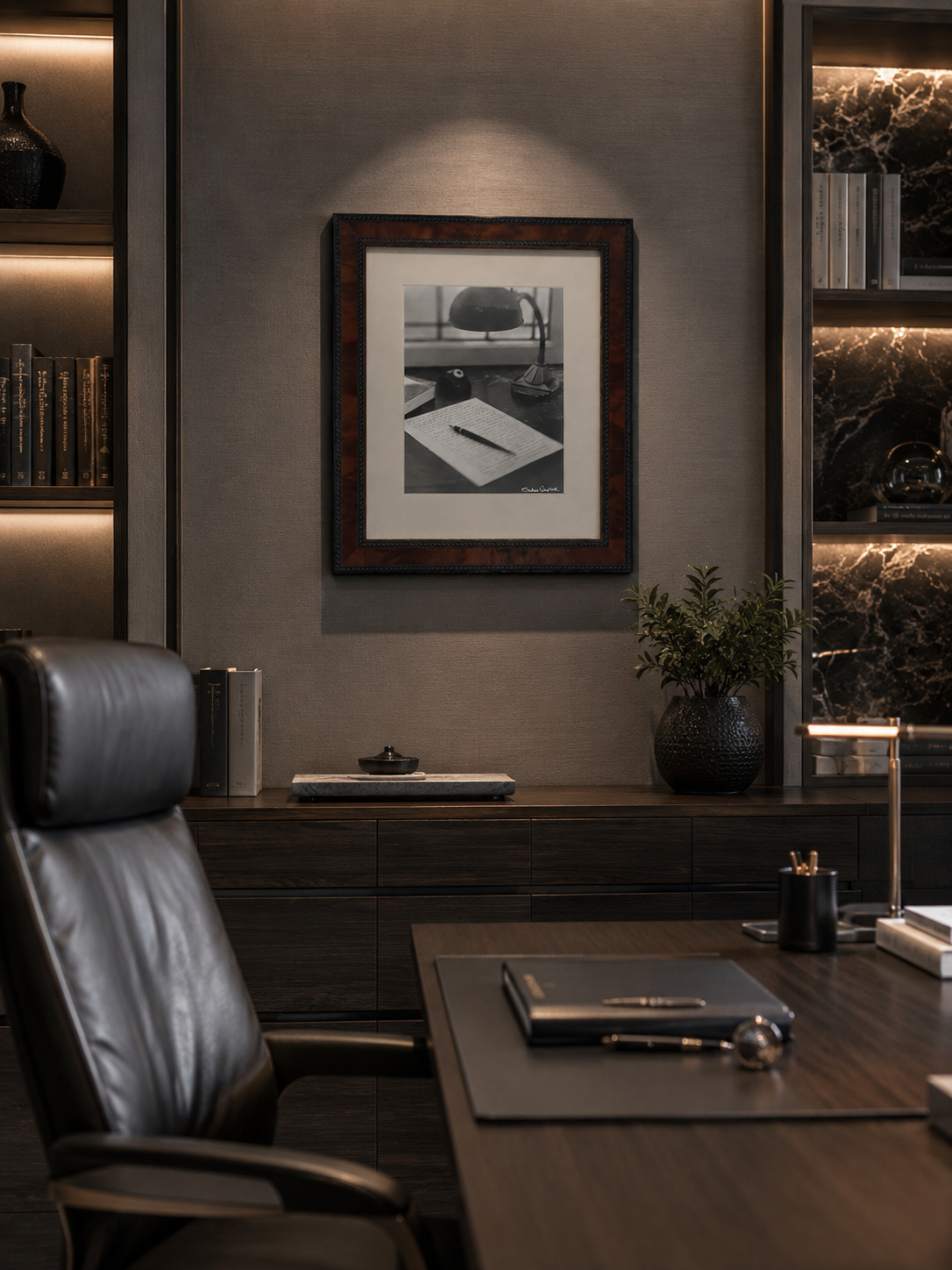 Интерьерная картина G&C Interiors "Творческий кабинет", дерево, в раме, 43 см х 37 см — фото 1