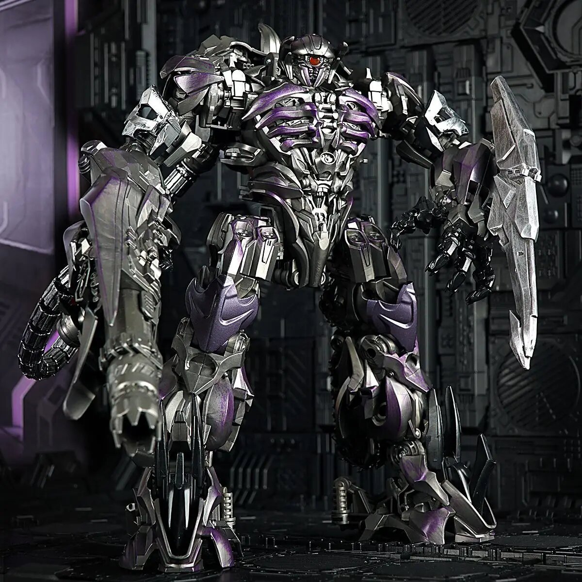 Фигурка трансформер BAIWEI TW1028 Shockwave, TW1028B