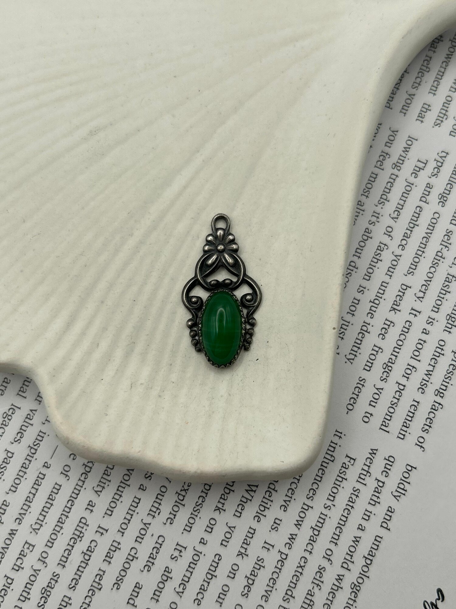 Винтажный мельхиоровый кулон, имитация малахита