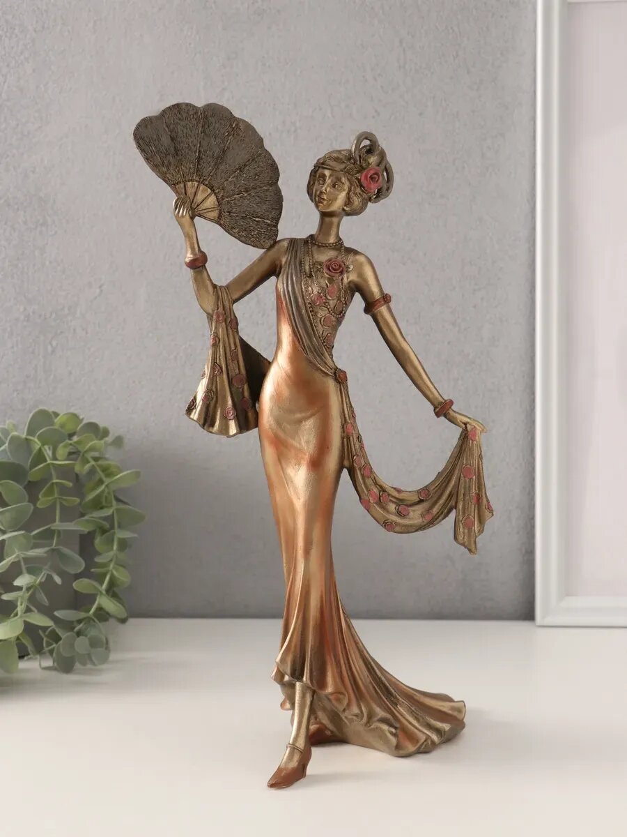 Сувенир Девушка в платье