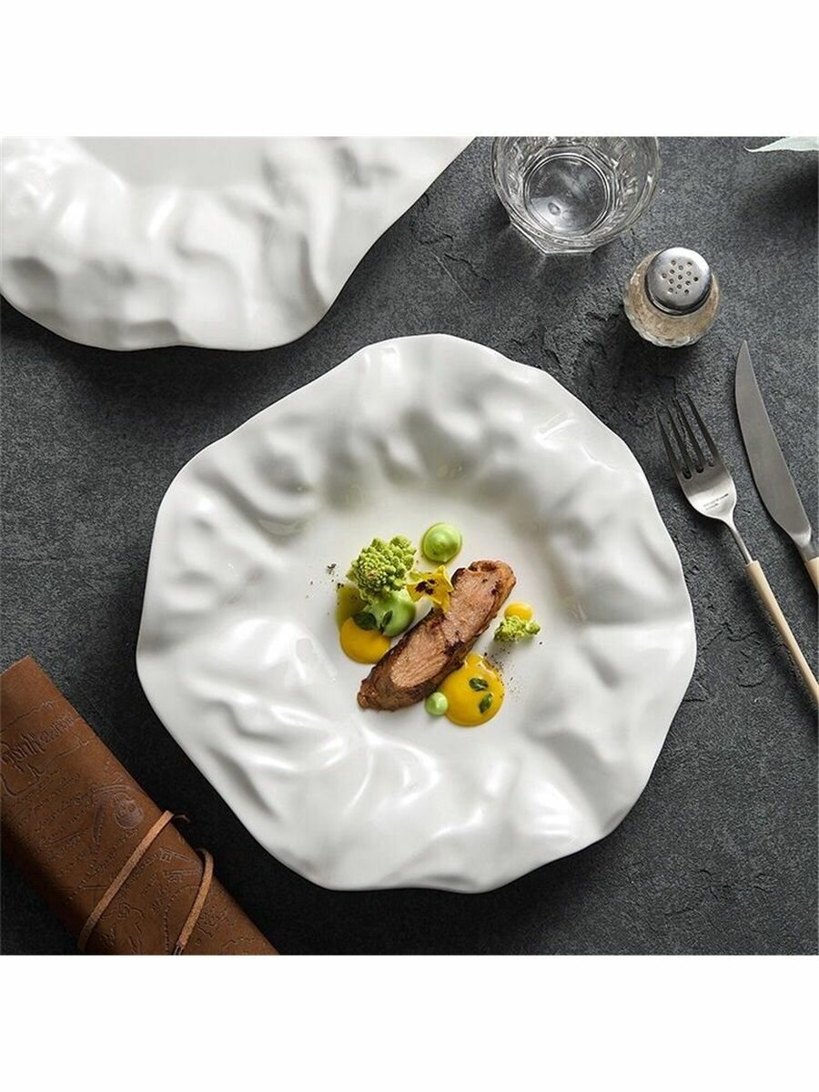 Керамическая тарелка с мятым эффектом ручной работы для сервировки стола, диаметр 31 см, без принта