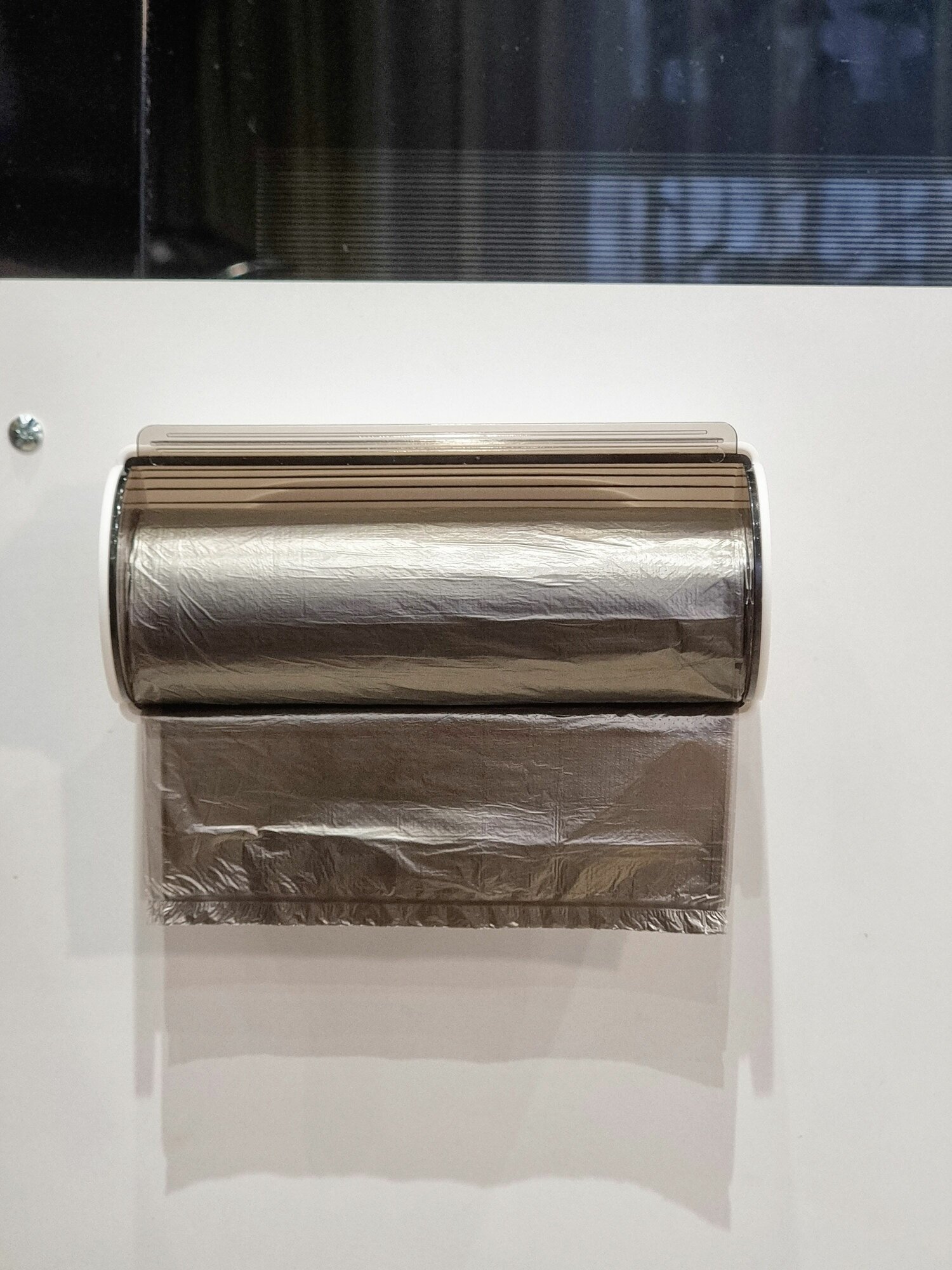 Универсальный держатель для мусорных пакетов с липким креплением компактный органайзер для кухни, ванной и туалета, удобное хранение мешков