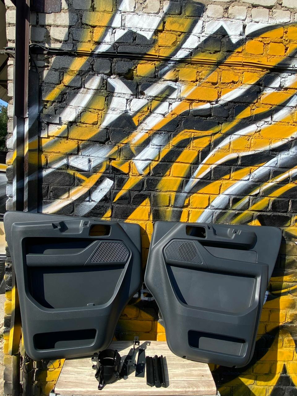 Обивки дверей ГАЗель Next NN, комплект с кронштейнами и ручками