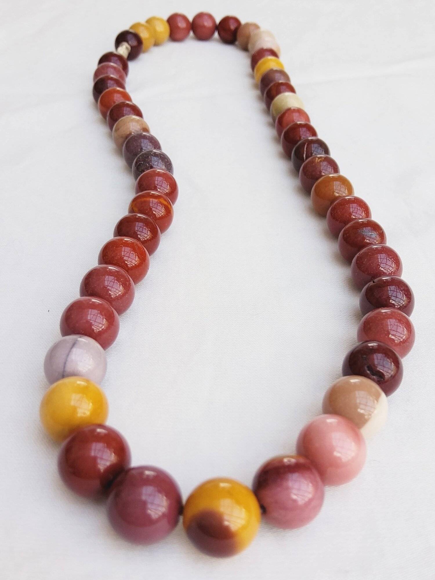 Бусы, мукаит