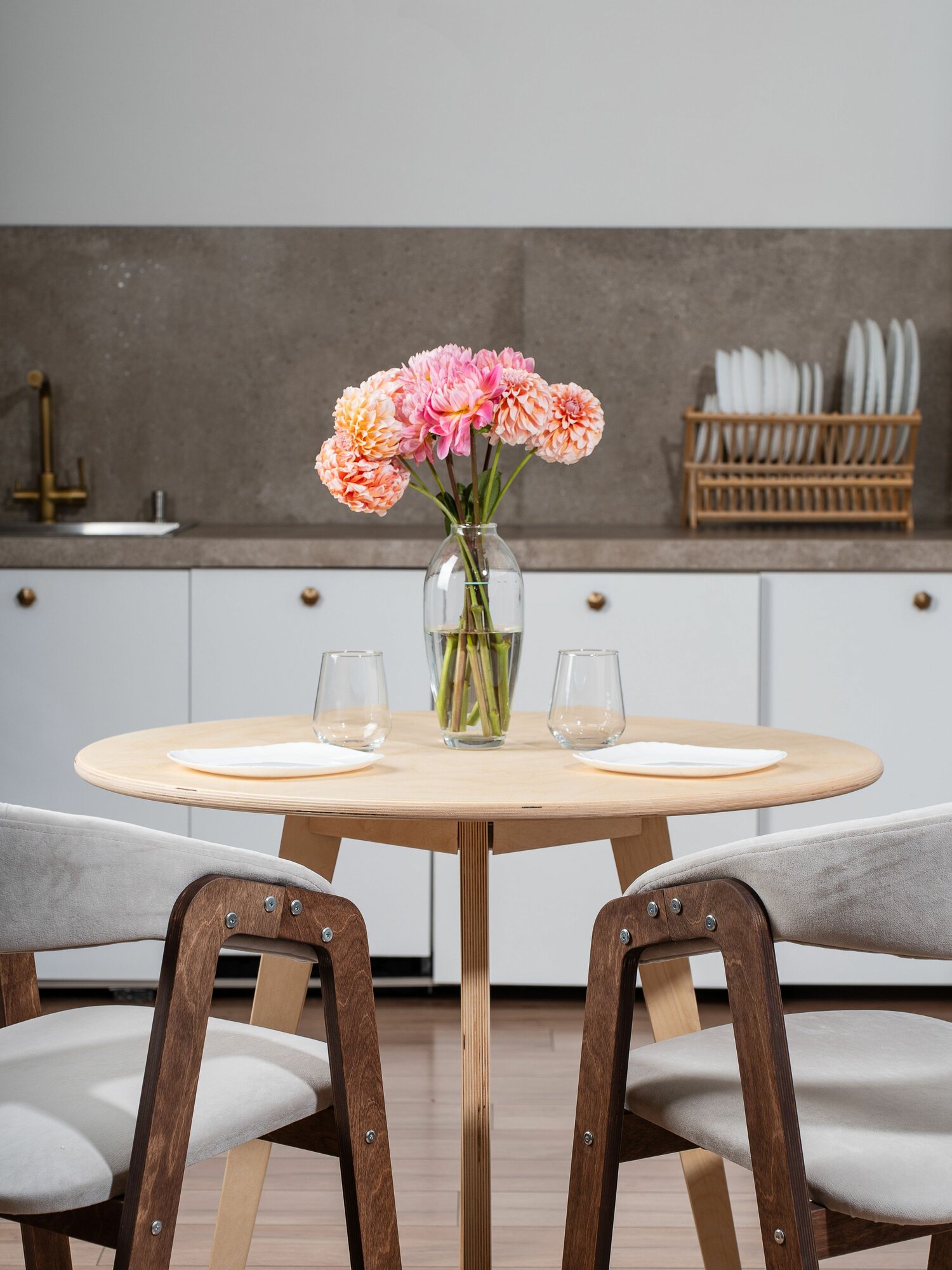 Стол для кухни, обеденный, нераскладной 90 см, деревянный