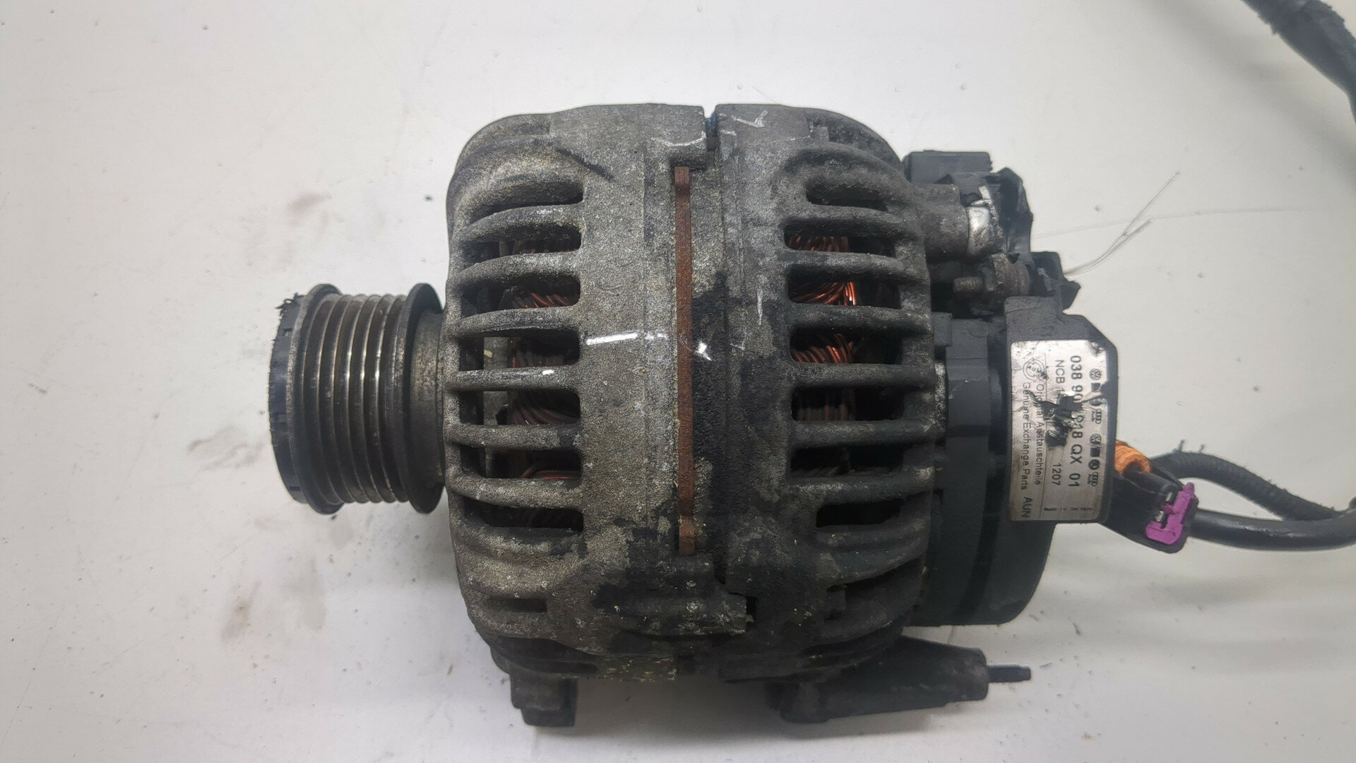 Генератор Volkswagen Golf 5 Б/У