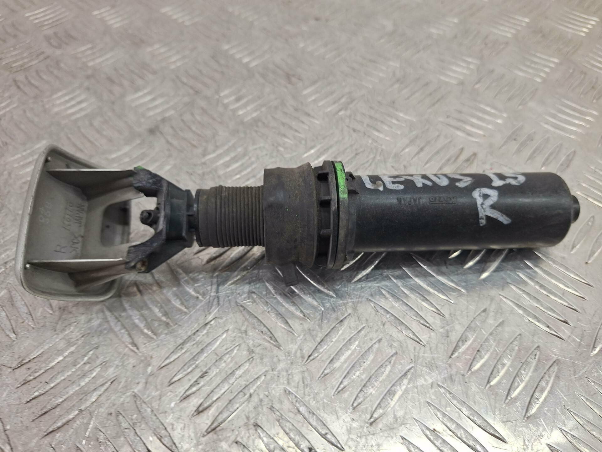 Форсунка омывателя фары правой Lexus IS 2003