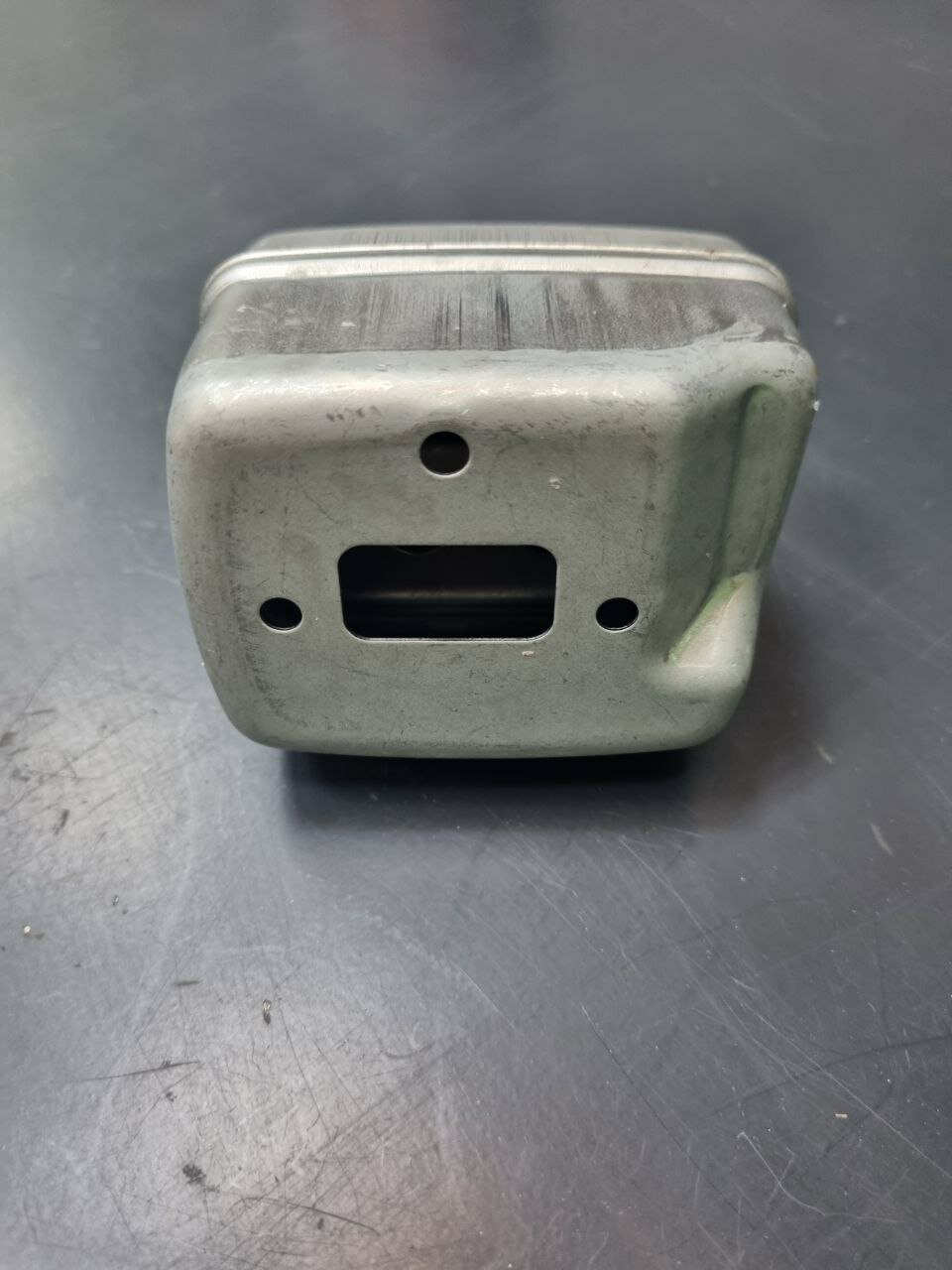 Глушитель Oleo-Mac, для бензопилы Oleo-Mac 936/940, оригинал, арт. 5005-0027