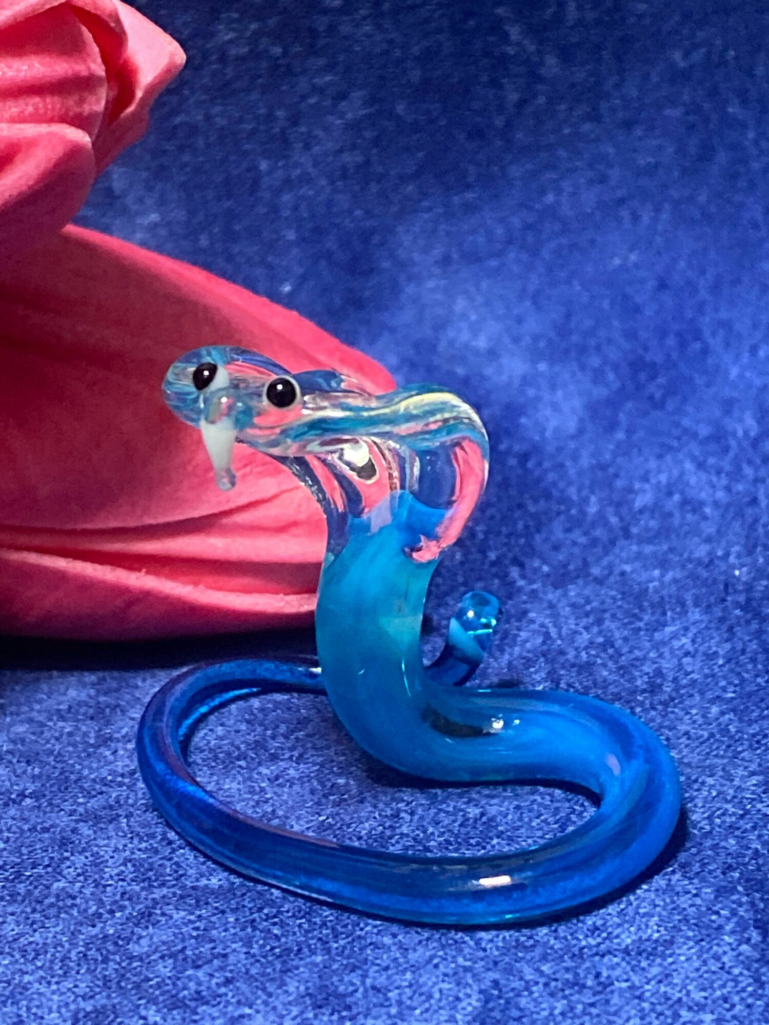 Фигурка стеклянная "Змея" прозрачно-голубая