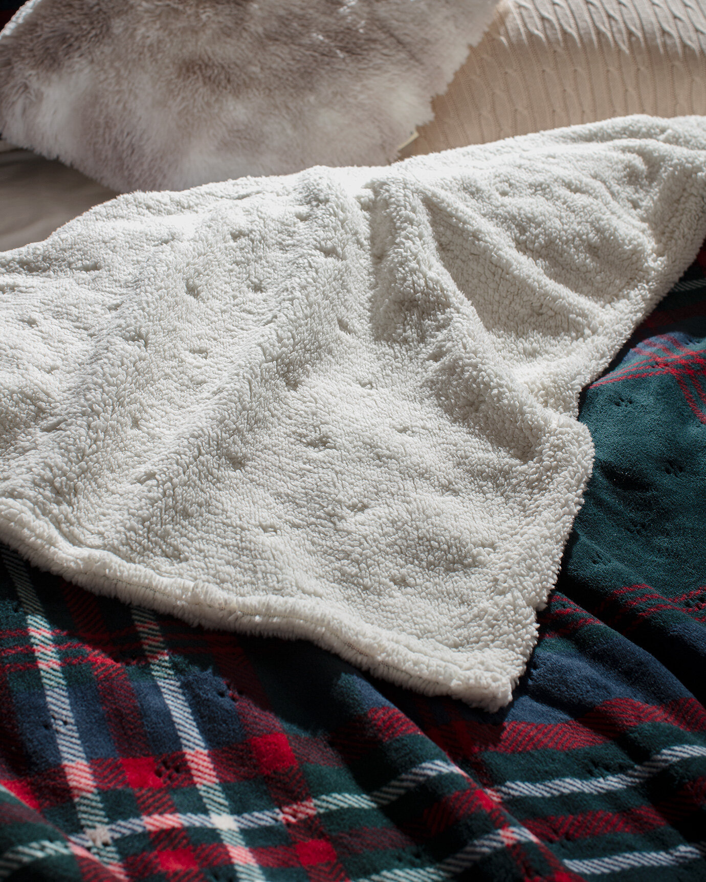 Покрывало Madame Coco Состав:100% Полиэстер. Размер:220X240+2X(50X70)CM. Цвет: Синий/PALLOYS