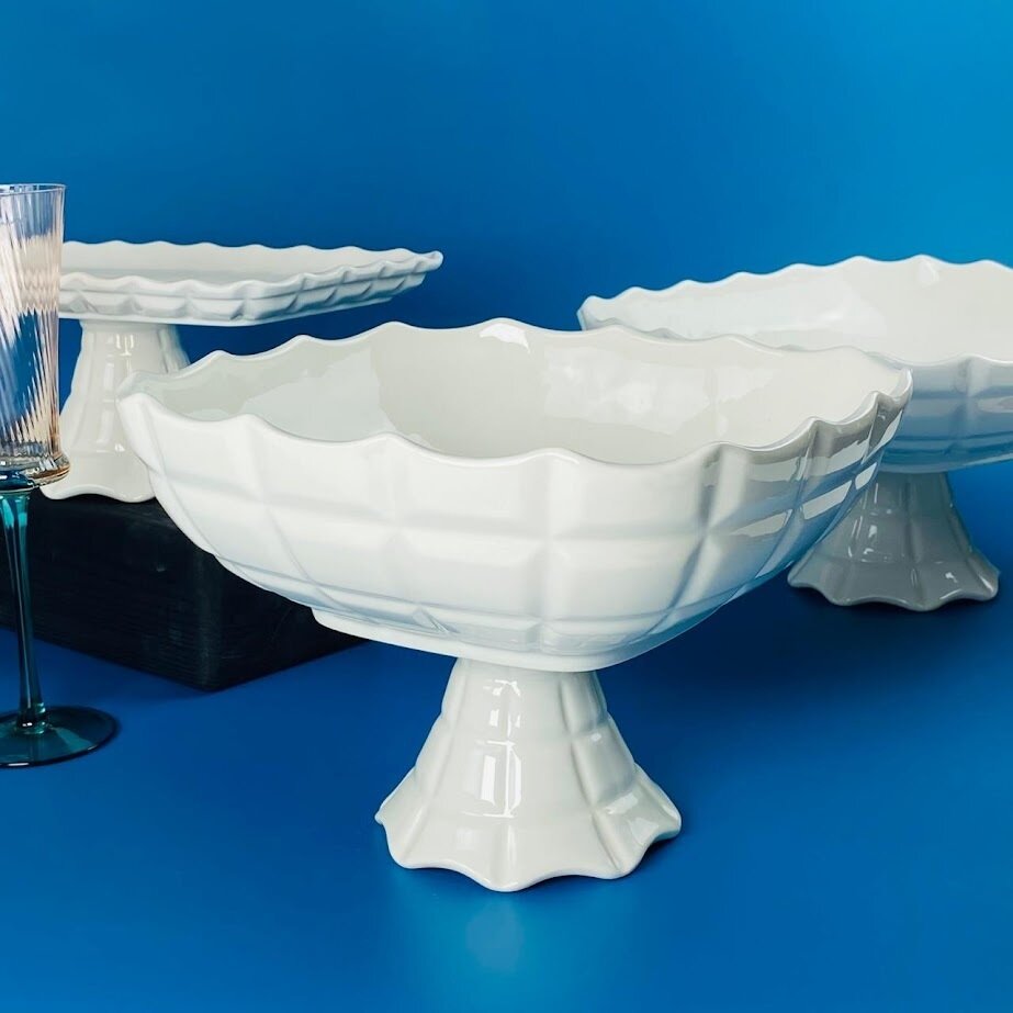 Квадратная фруктовница 25,5х16 см на ножке корнелия