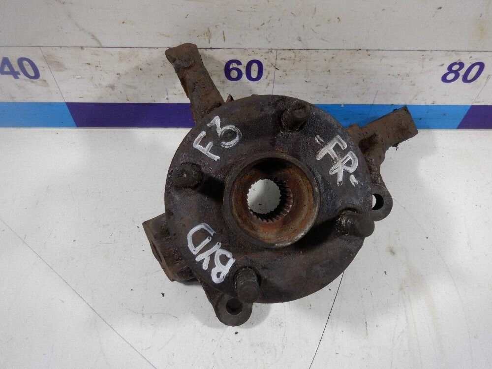 Кулак передний правый Byd F3