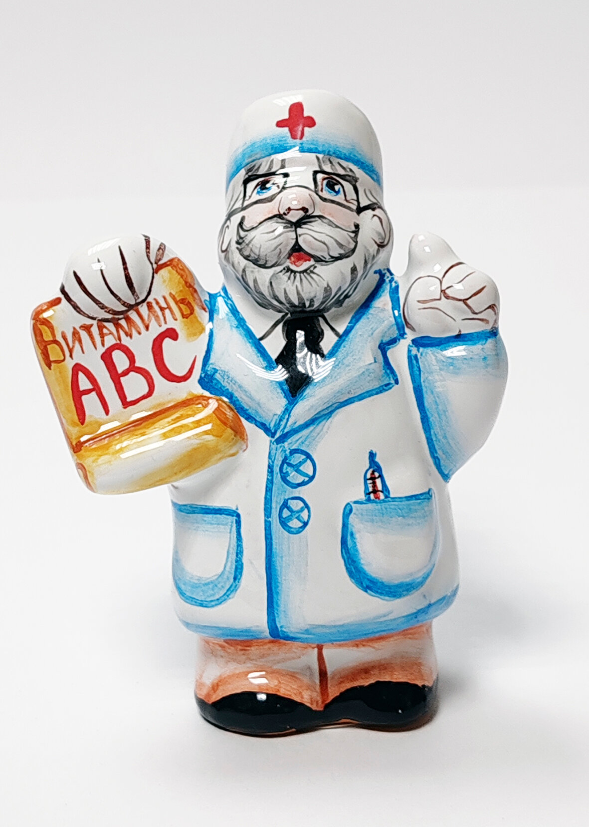 Статуэтка керамическая - доктор айболит. Ручная работа майолика.