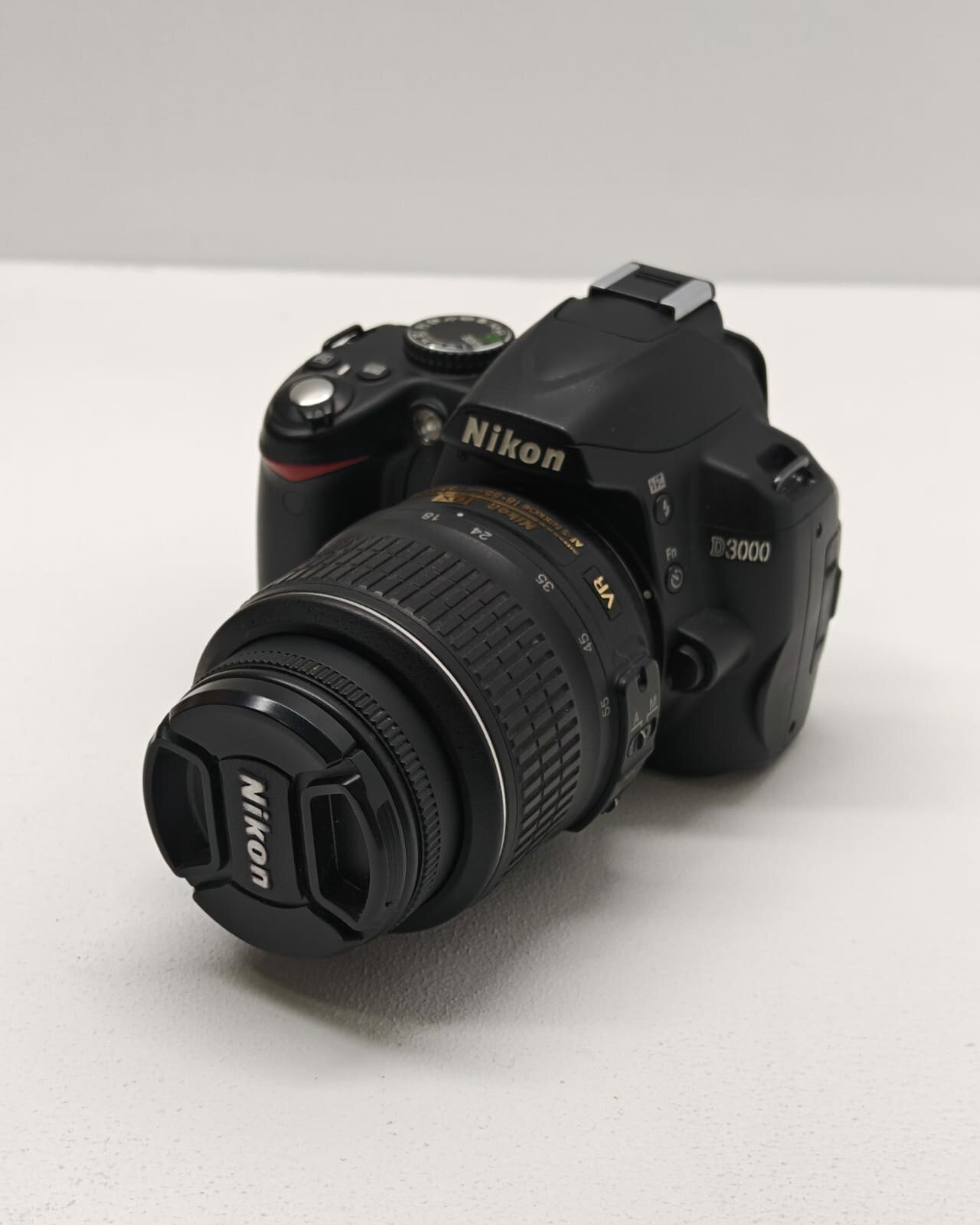 Фотоаппарат Nikon D3000 Kit AF-S DX NIKKOR 18-55mm f/3.5-5.6G VR, черный