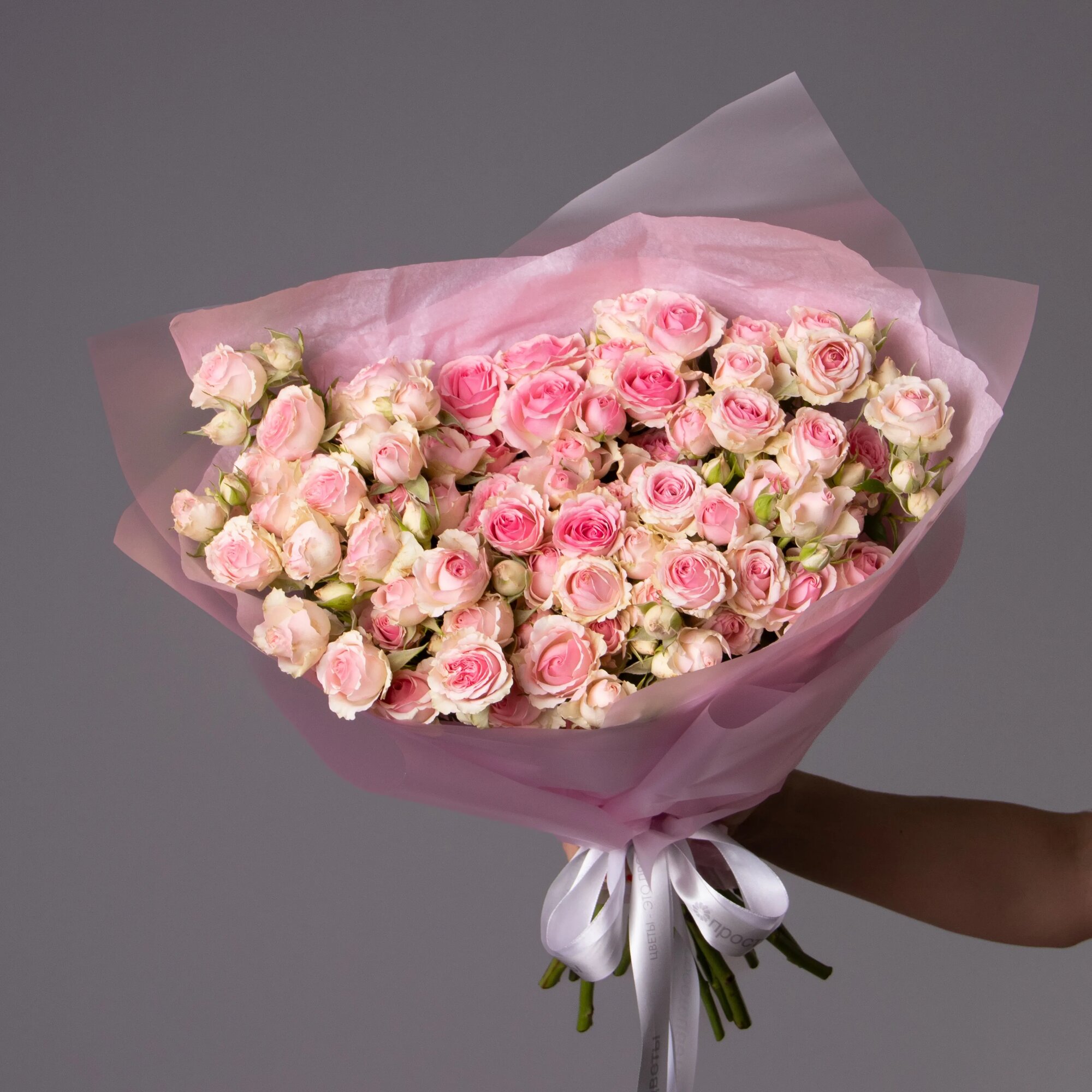 Букет Роза кустовая "Динара" 15 шт Высота 50 см в коробке и аквабоксе от "Простоцветы"