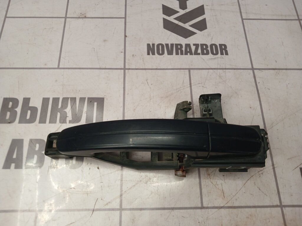 Ручка двери наружная правая Ford Focus 2 05-08