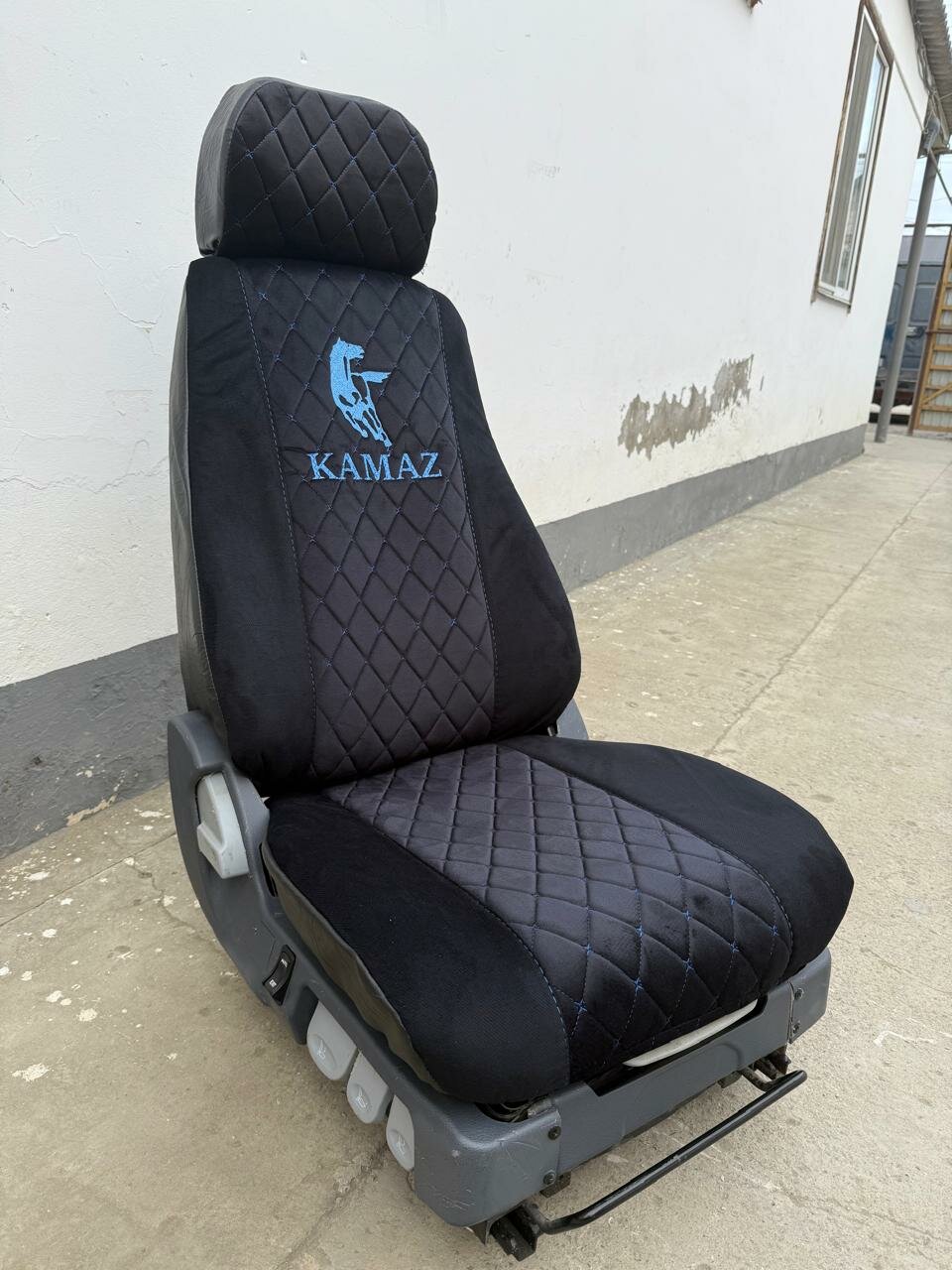 Чехол на сиденье автомобиля