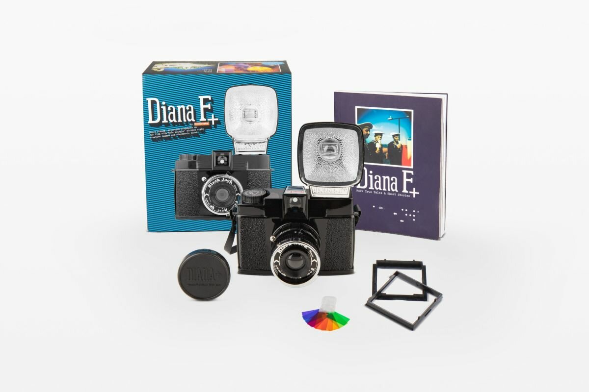 Пленочный фотоаппарат 120 типа новый Diana F+ Black Jack