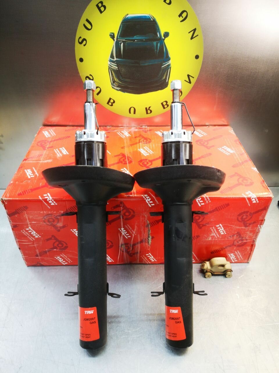 Амортизатор передний газ Ауди A3, Шкода Октавия, Фольксваген Гольф, TRW JGM209T